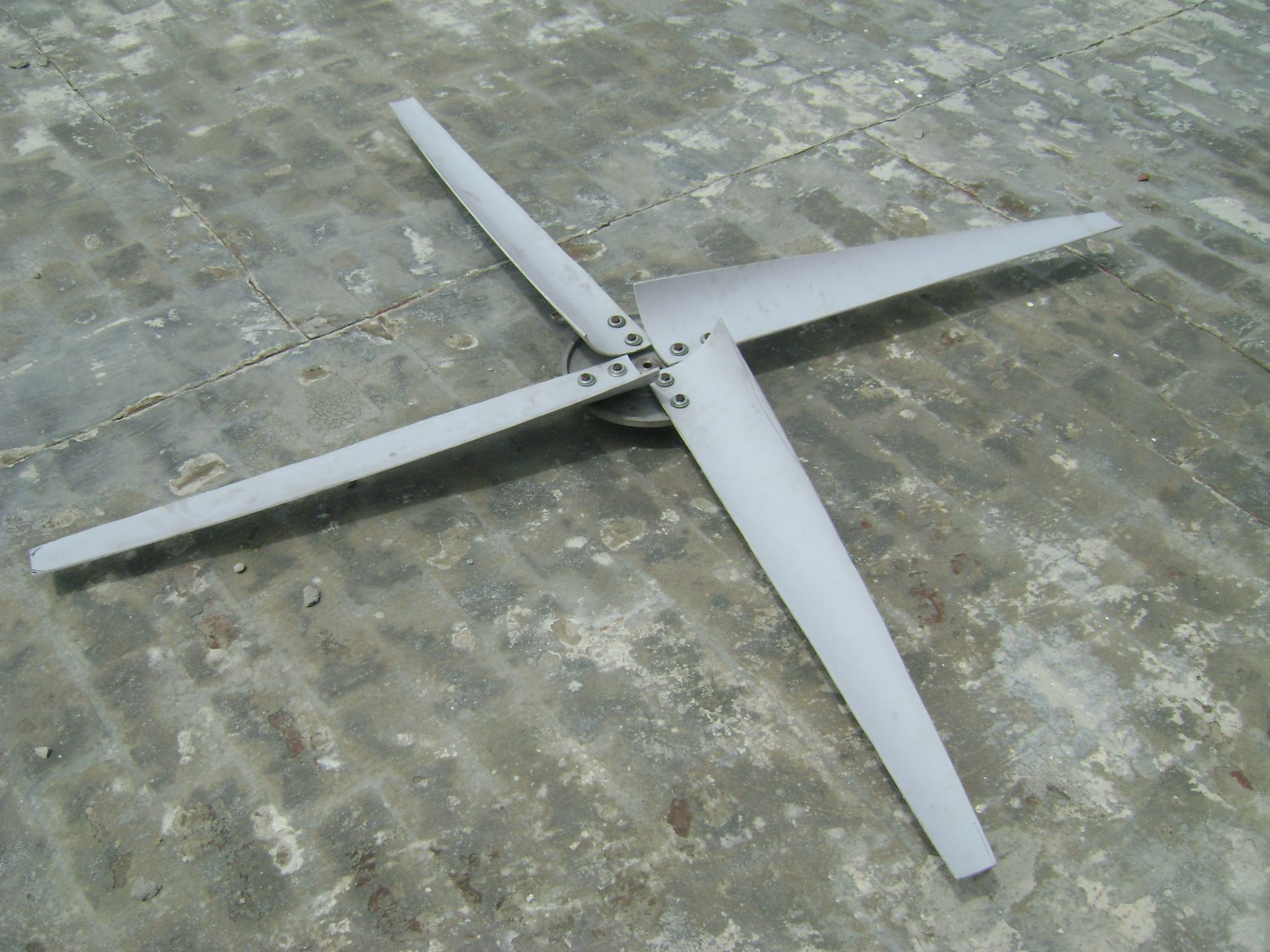 DIY: Simple, Efficient Wind Turbine Rotor : 4 Steps - Instructables