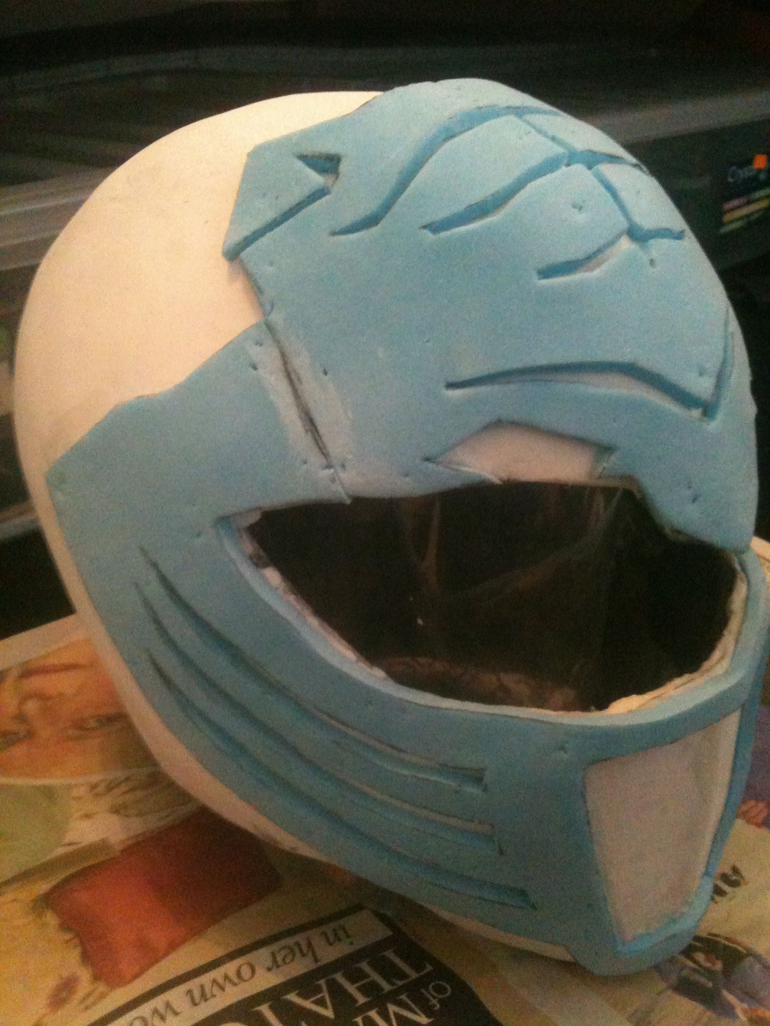 CHEAP Cosplay Helmet : 6 Steps - Instructables