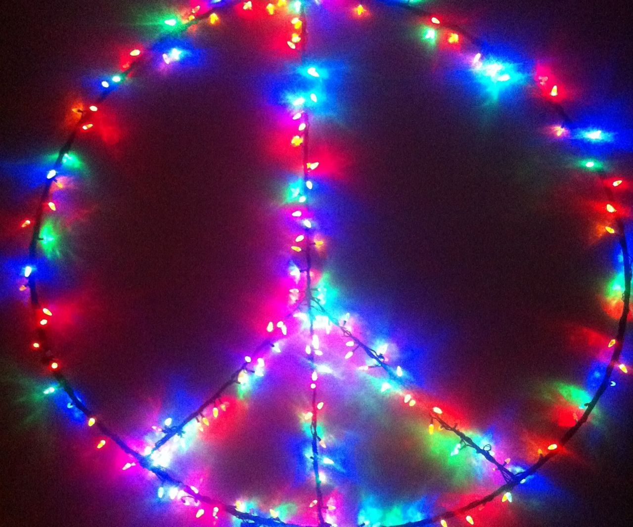 Large Peace Sign W/Lights : 3 Steps - Instructables