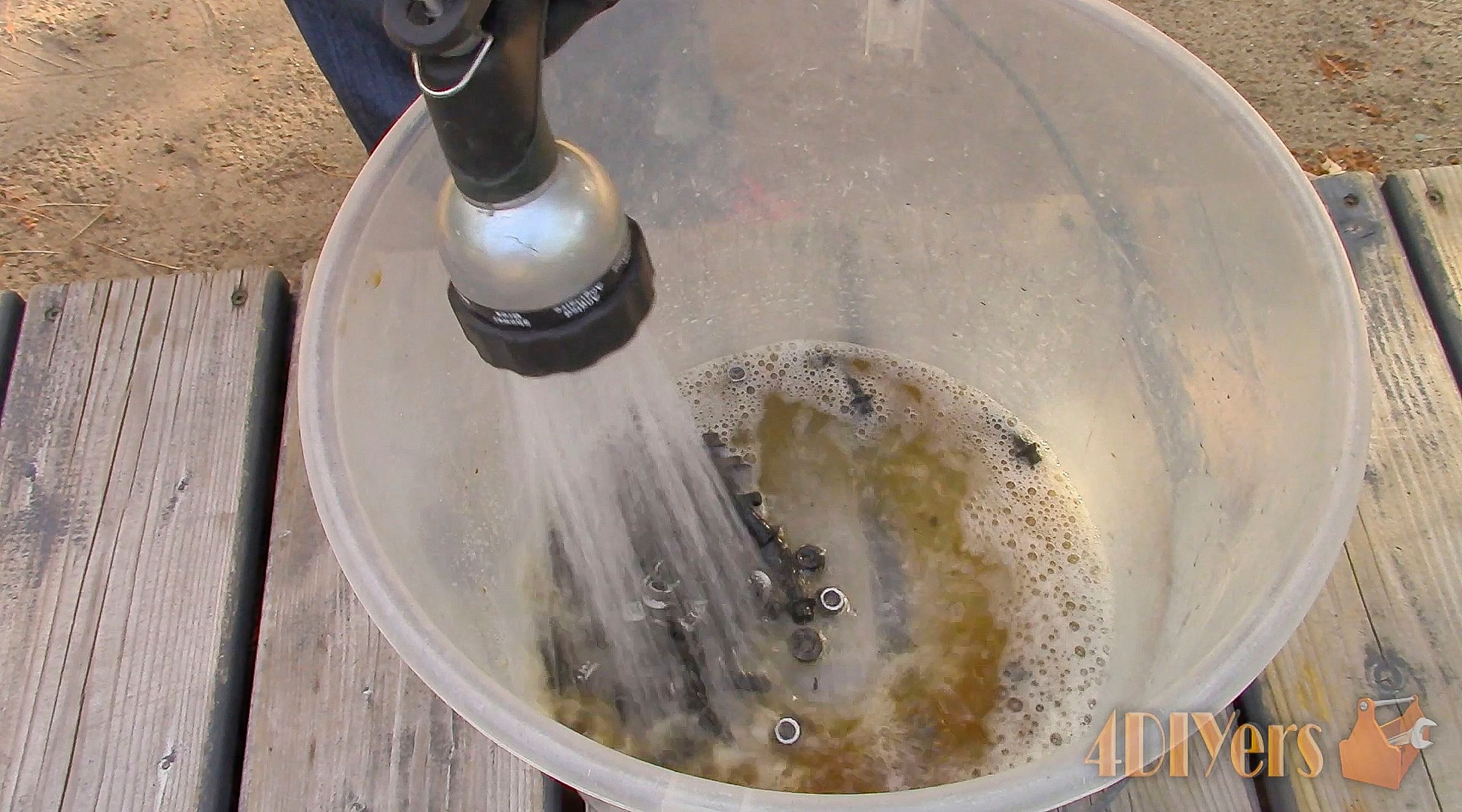 How to Easily Clean Fasteners : 4 Steps (with Pictures) - Instructables