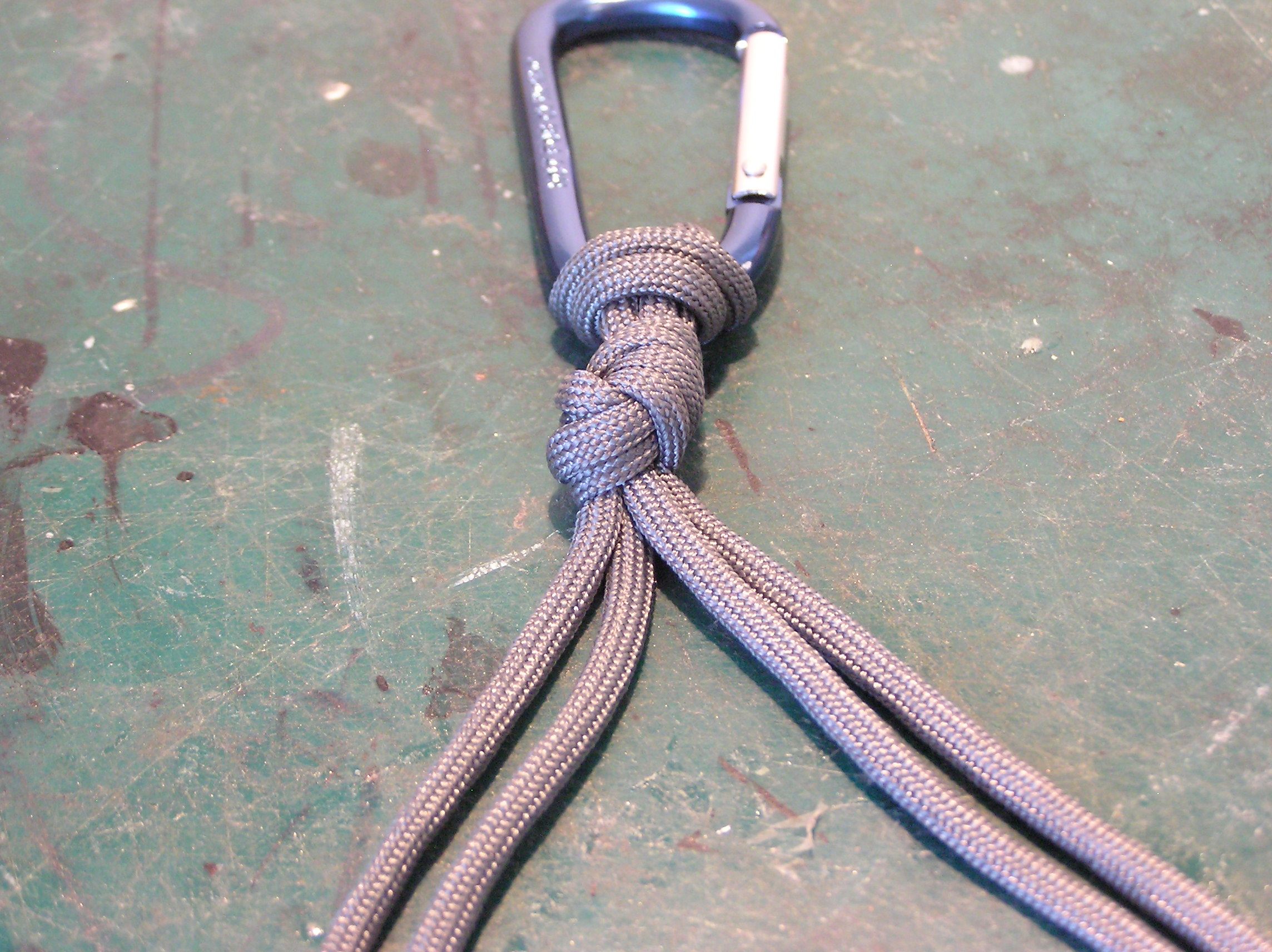 Paracord Water Jug Harness. : 6 Steps (with Pictures) - Instructables