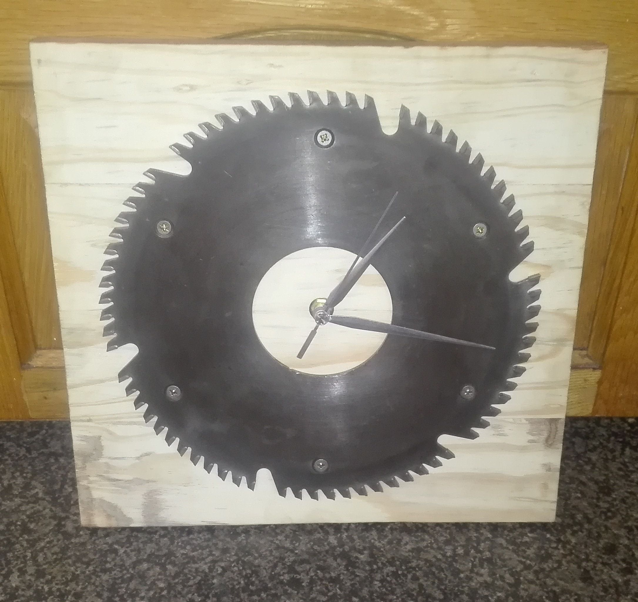 Upcycled Table Saw Clock : 3 Steps (with Pictures) - Instructables