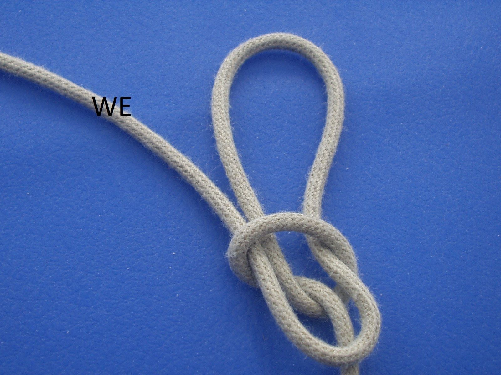 Slipped Overhand Knot Lanyard : 7 Steps - Instructables