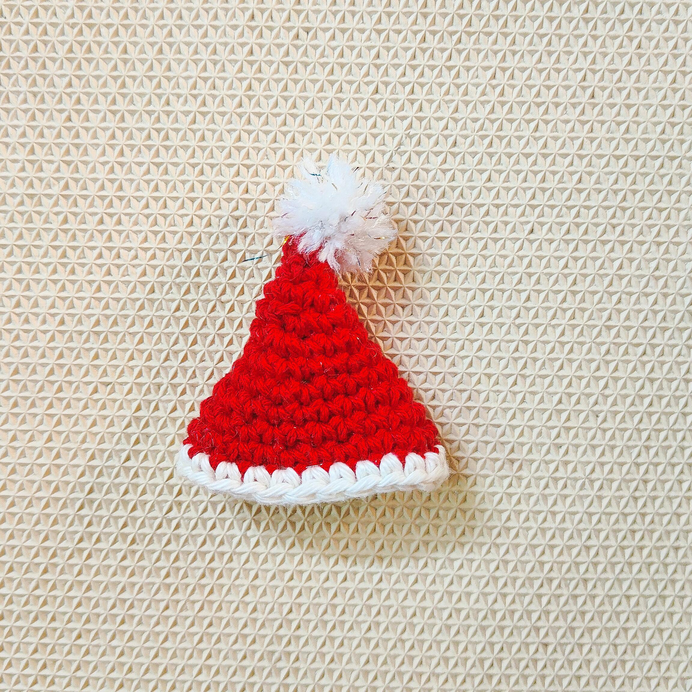 Crochet Mini Santa Hat Ornament With Single Crochets : 16 Steps (with ...