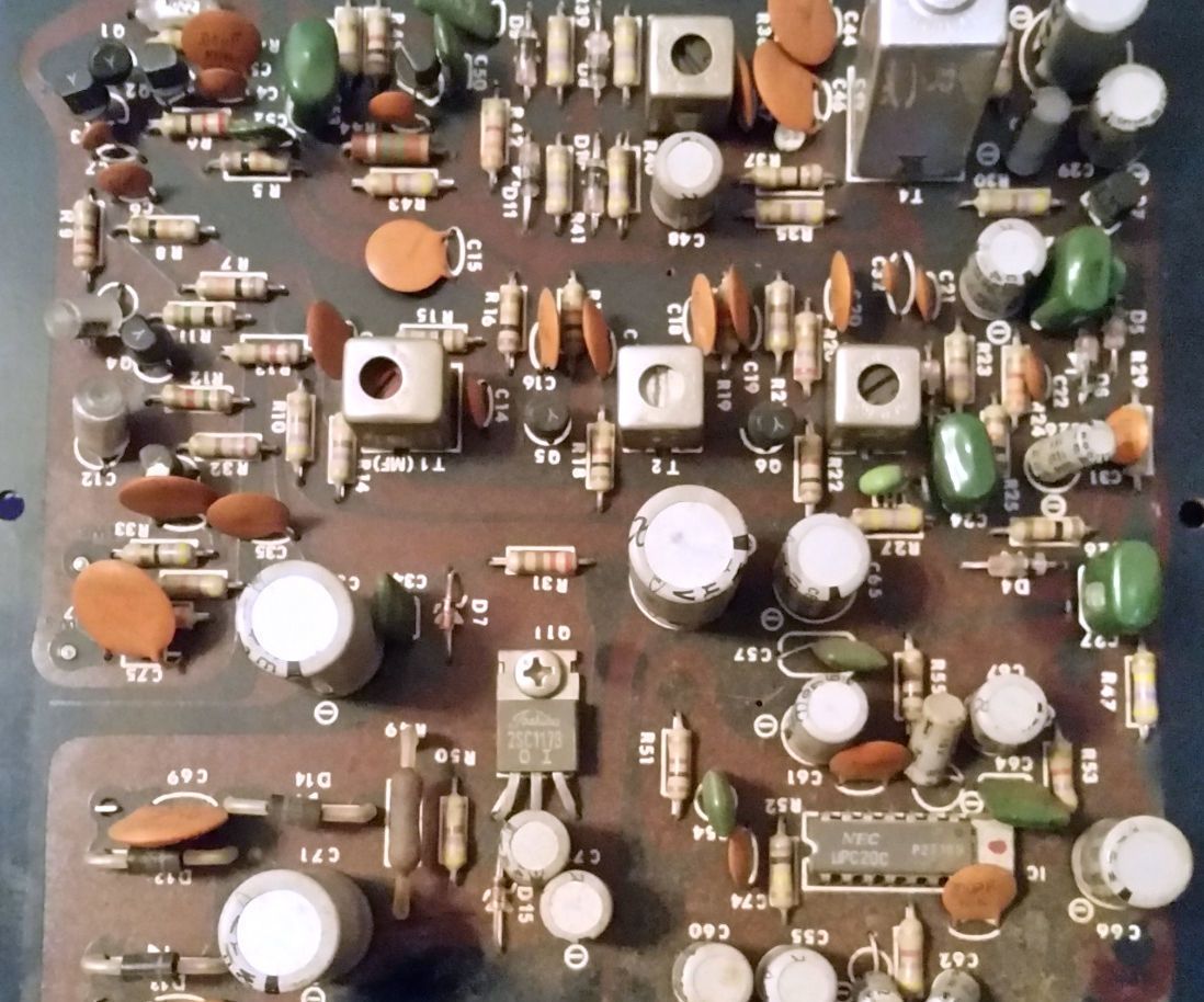 How to Recover Components From Old or Broken Electronics Without a ...