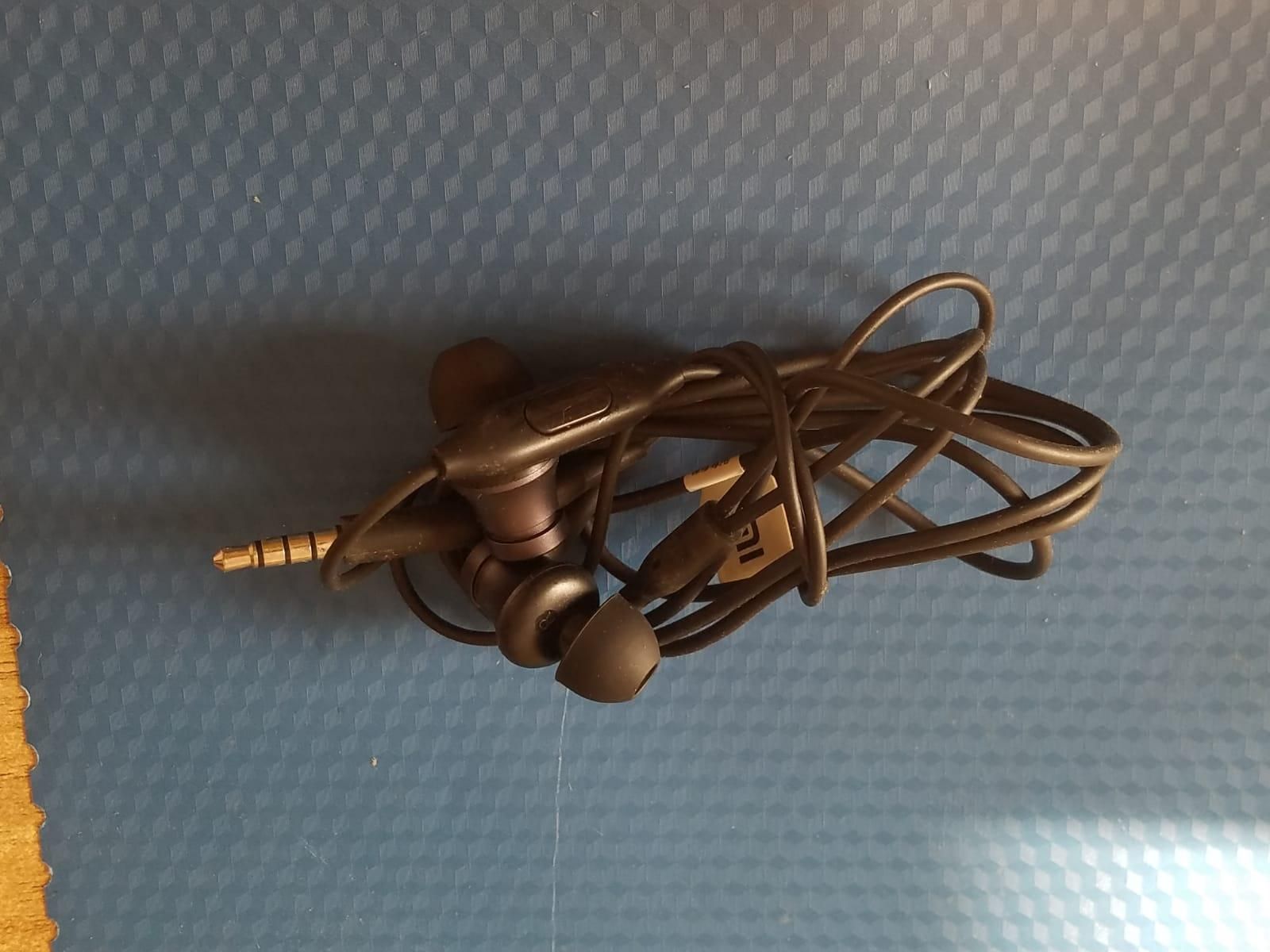 A Tiny DIY Microphone (That Actually Works!) : 4 Steps - Instructables