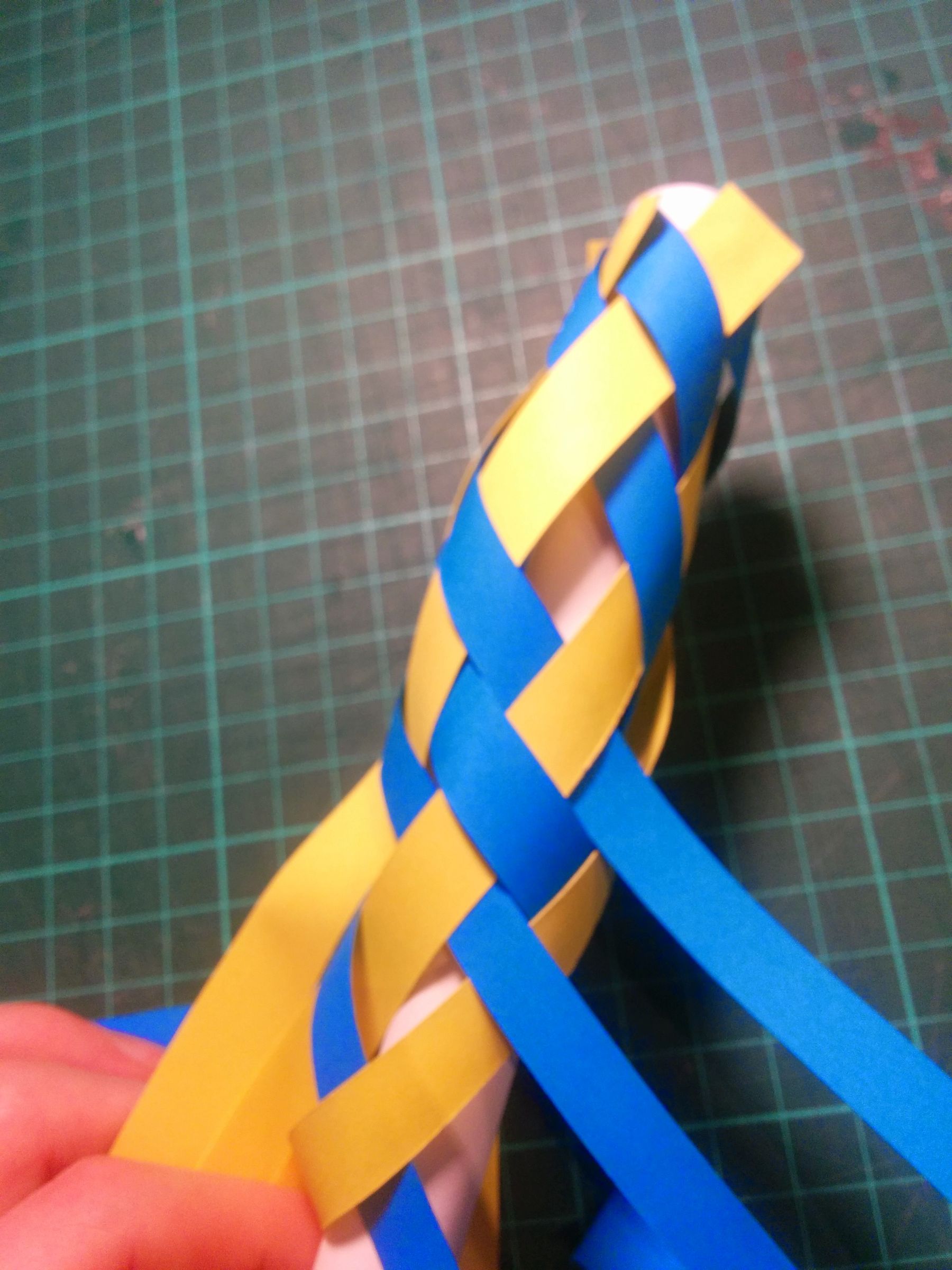 Paper Chinese Finger Trap : 9 Steps (with Pictures) - Instructables