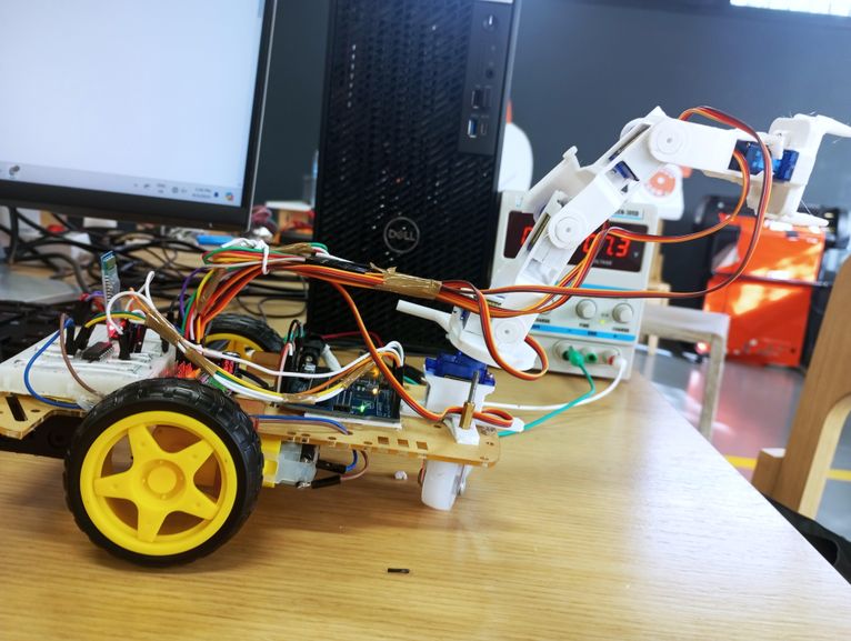 Two-Wheeled Drive Car With a Robotic Arm : 7 Steps (with Pictures ...