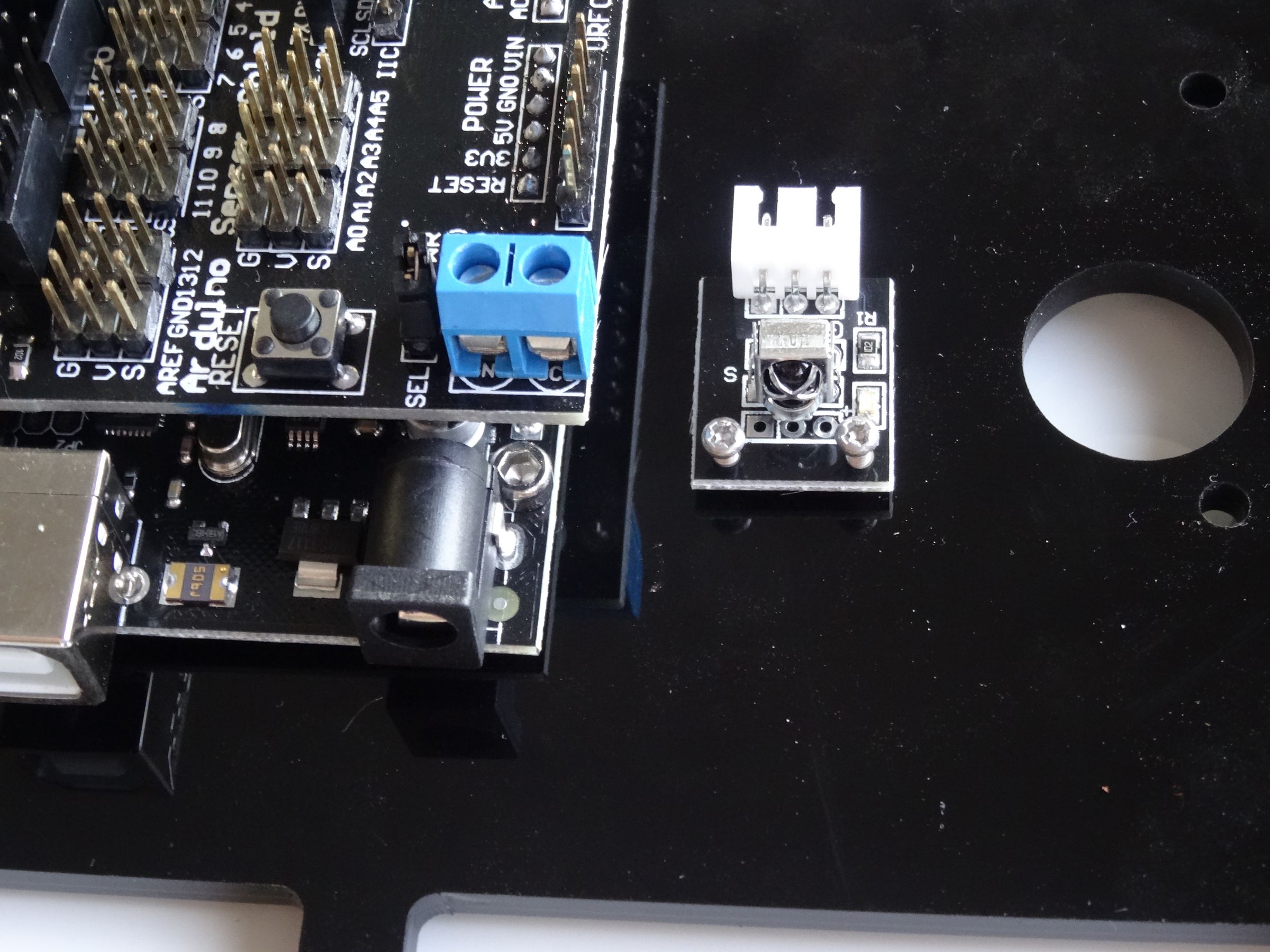 Assemble Elegoo Smart Car Robot Kit V1.0 : 32 Steps (with Pictures ...