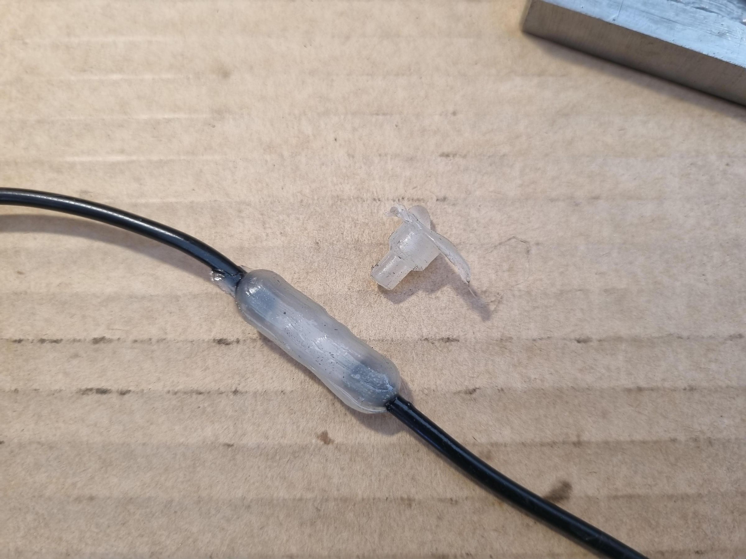 Hot Glue Insulation Block : 8 Steps (with Pictures) - Instructables
