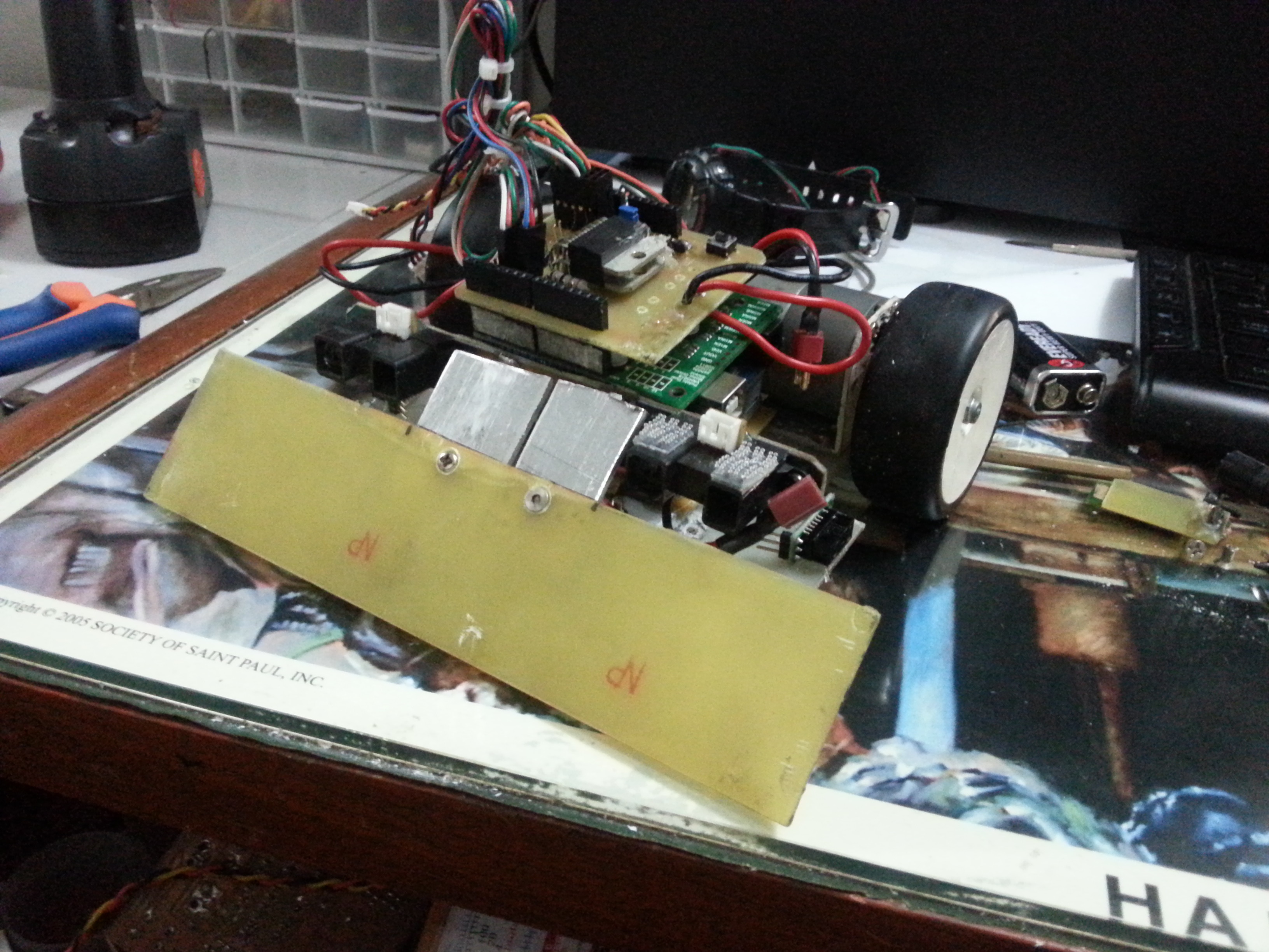 DIY Multipurpose Robot (Sumobot, Spybot, Mazebot, Bluetooth...) : 12 Steps - Instructables