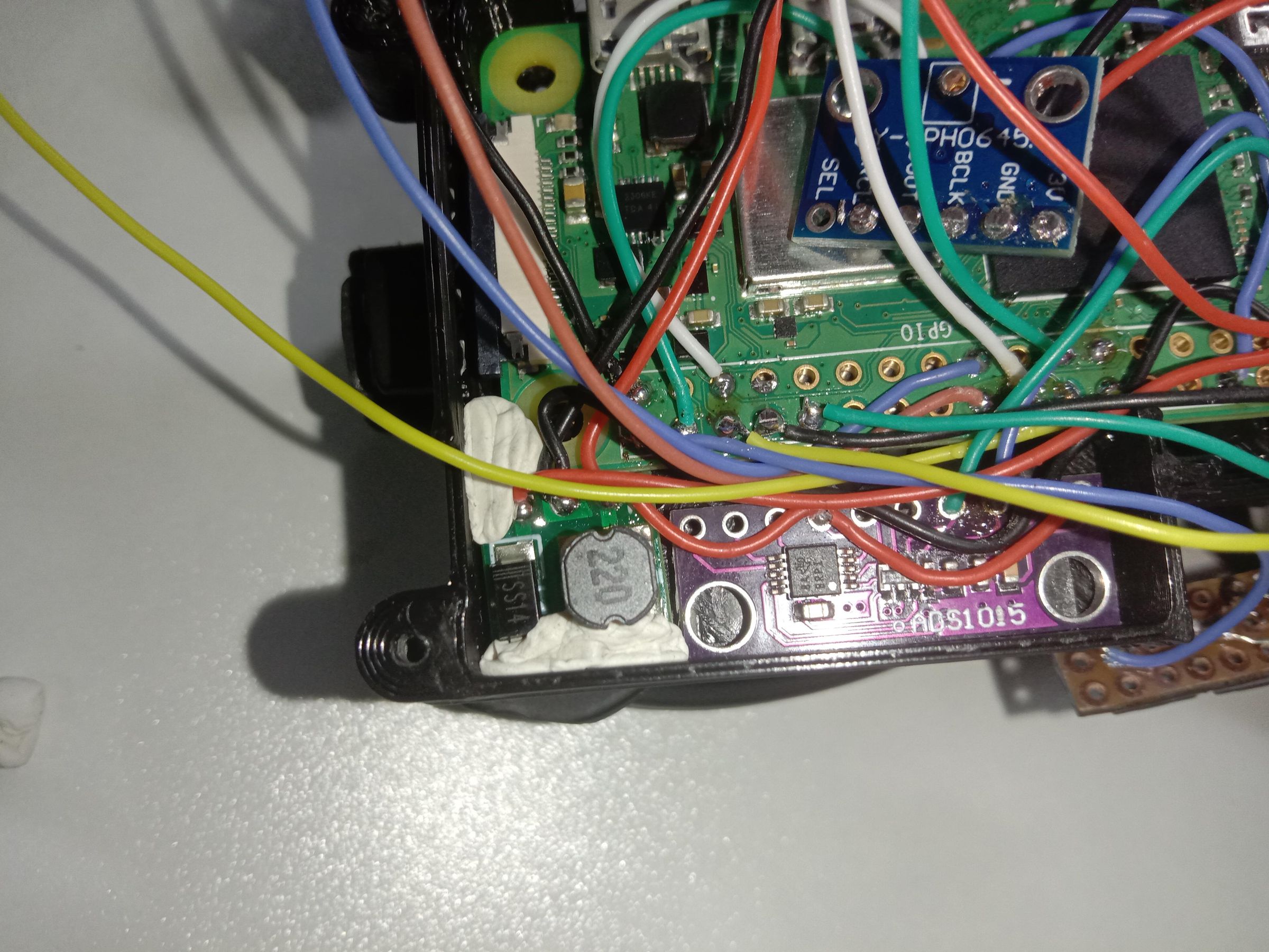 Crypta Glass V2: Raspberry Pi Smart Glasses With Display, Microphone ...