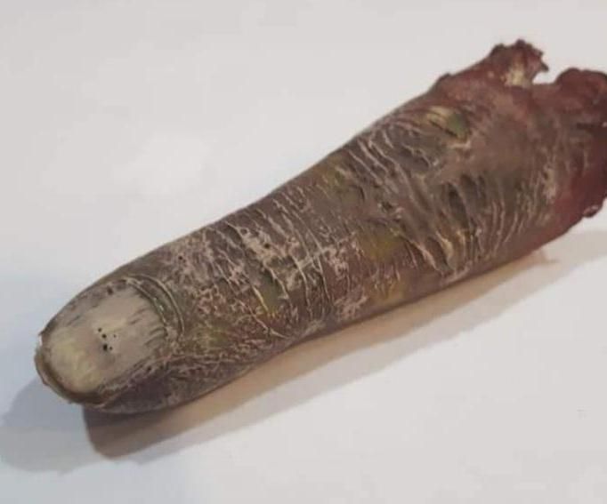 Severed Finger (Scare Your Friends!) : 4 Steps - Instructables