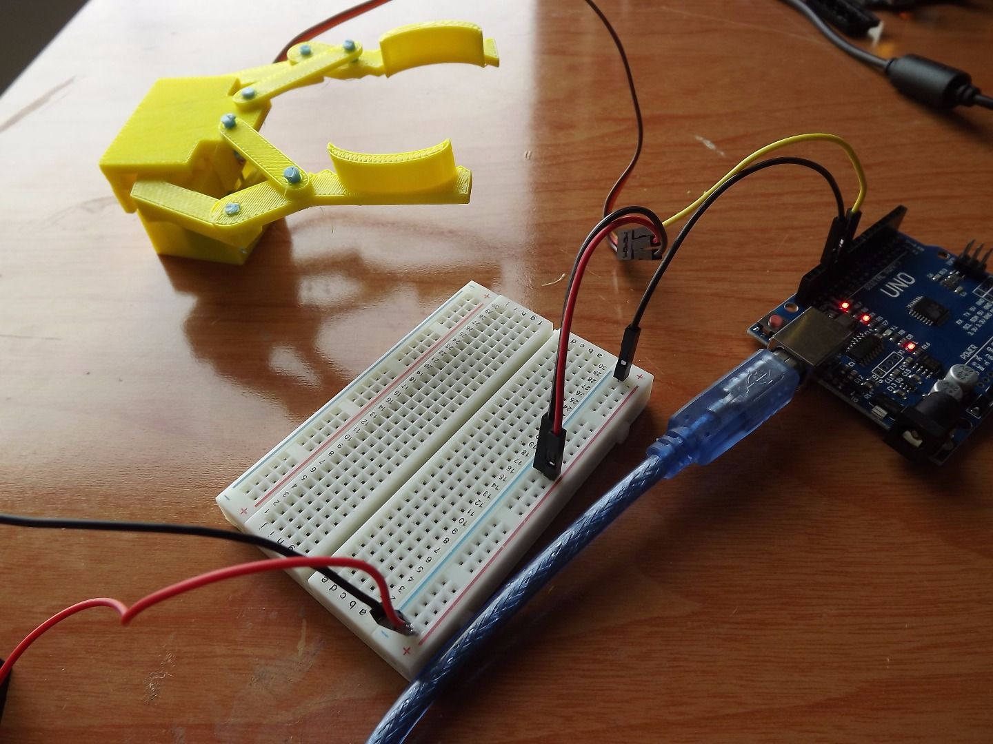 The Claw: a 3D Printed Robotic Claw : 7 Steps (with Pictures ...