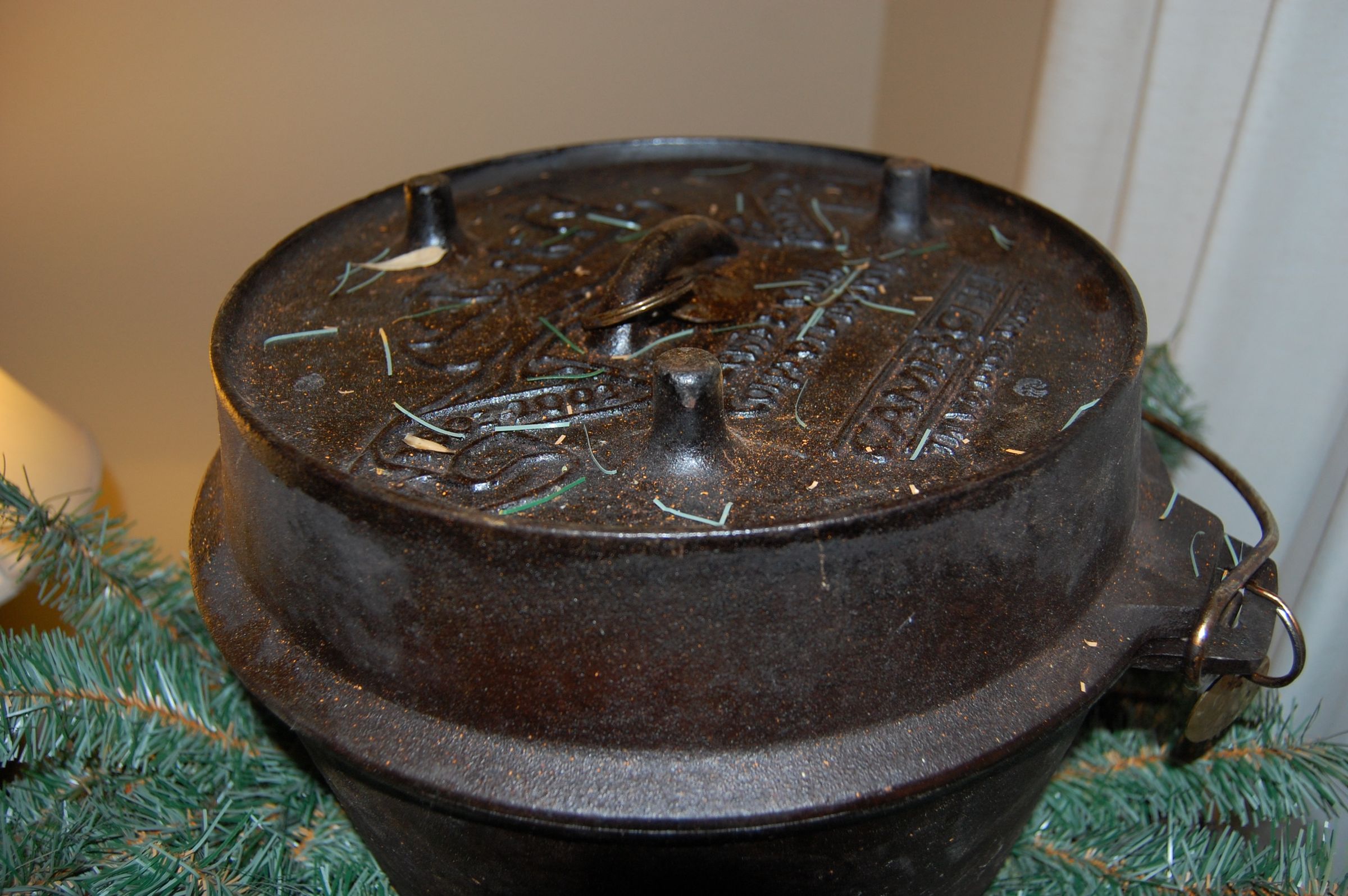 Cast Iron Dutch Oven Christmas Tree : 7 Steps - Instructables