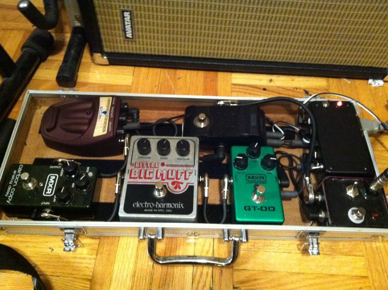 Guitar Effects Pedalboard & Case W/ Isolated Power Supply : 5 Steps ...
