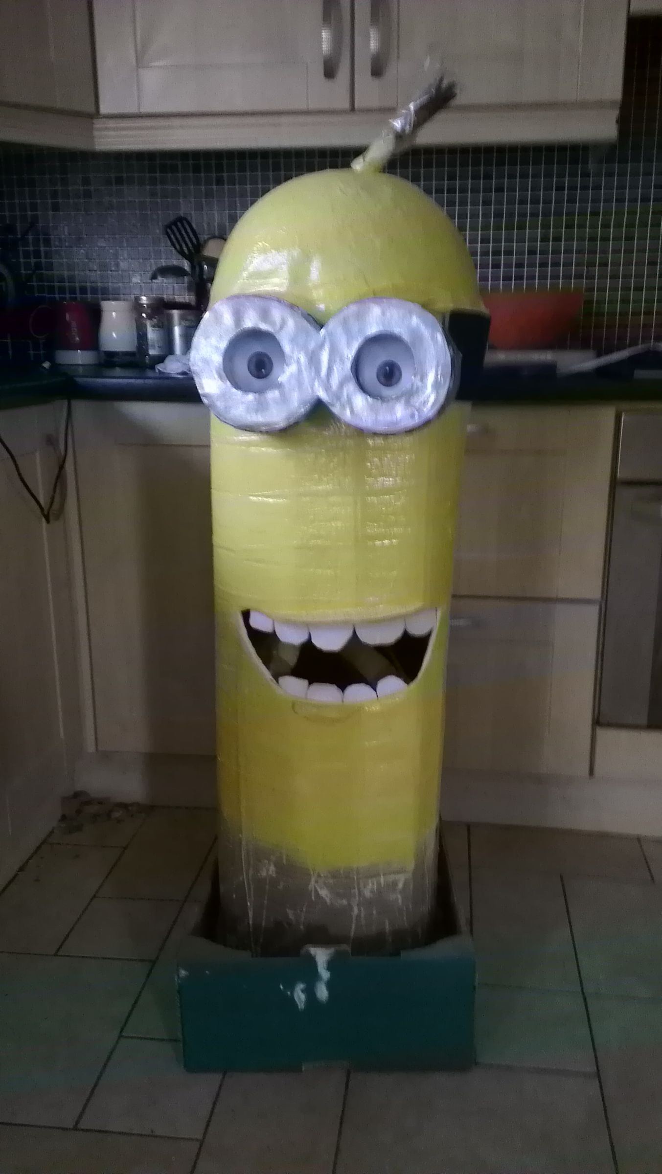 Minion Costume : 8 Steps - Instructables