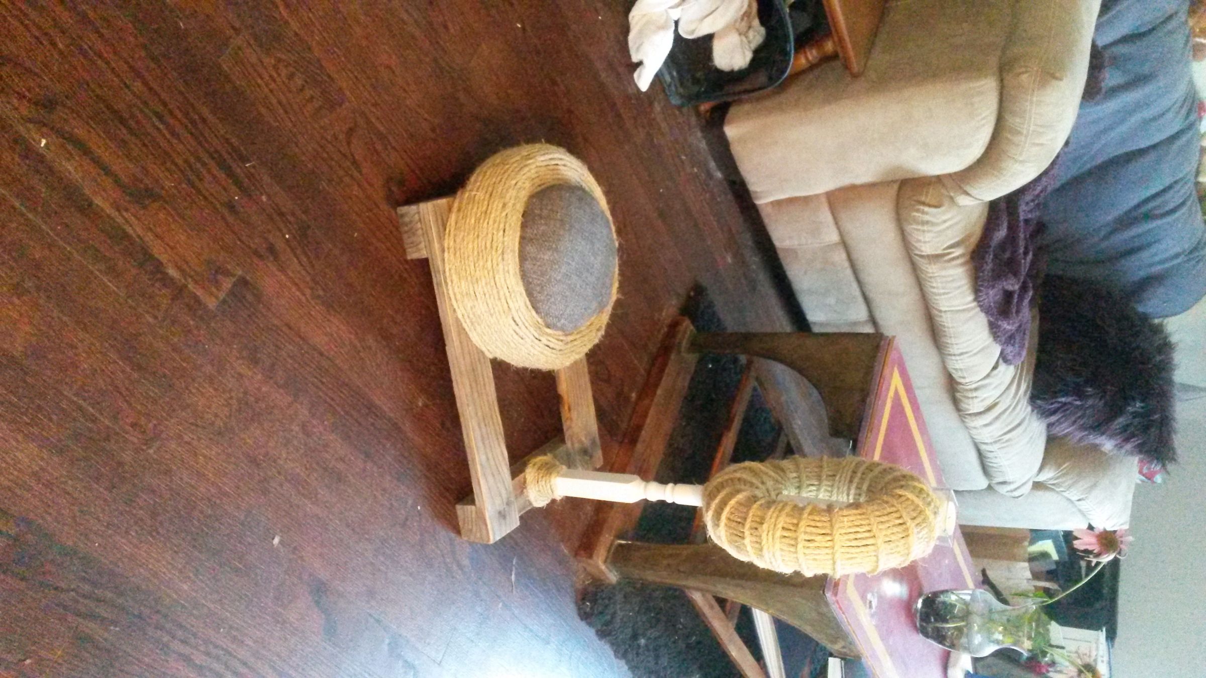 Cat Scratch Post : 9 Steps (with Pictures) - Instructables