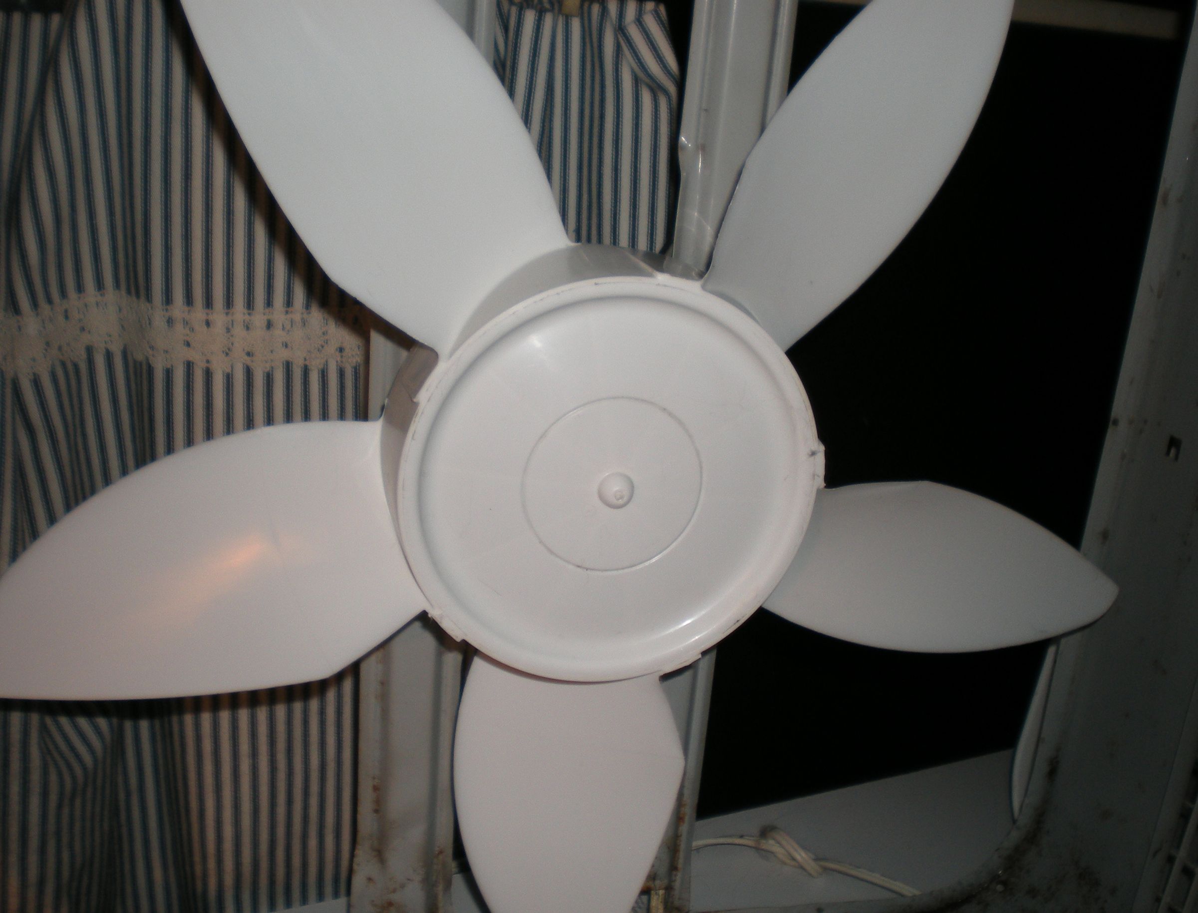 How to Rejuvenate a Box Fan : 7 Steps (with Pictures) - Instructables