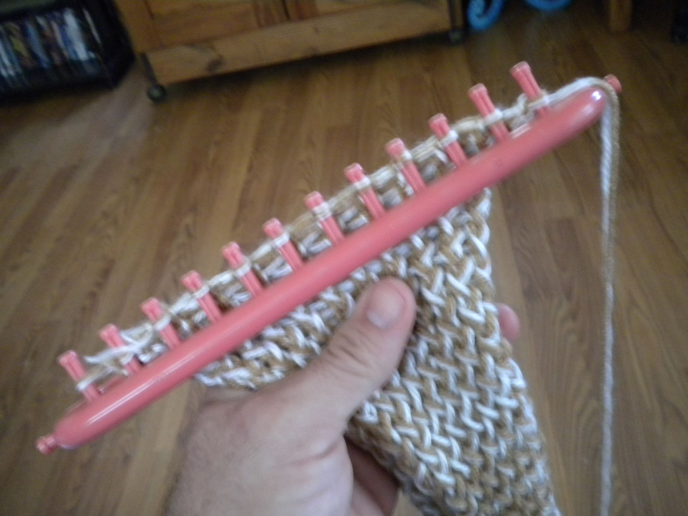 Infinity Scarf on a Loom : 8 Steps - Instructables