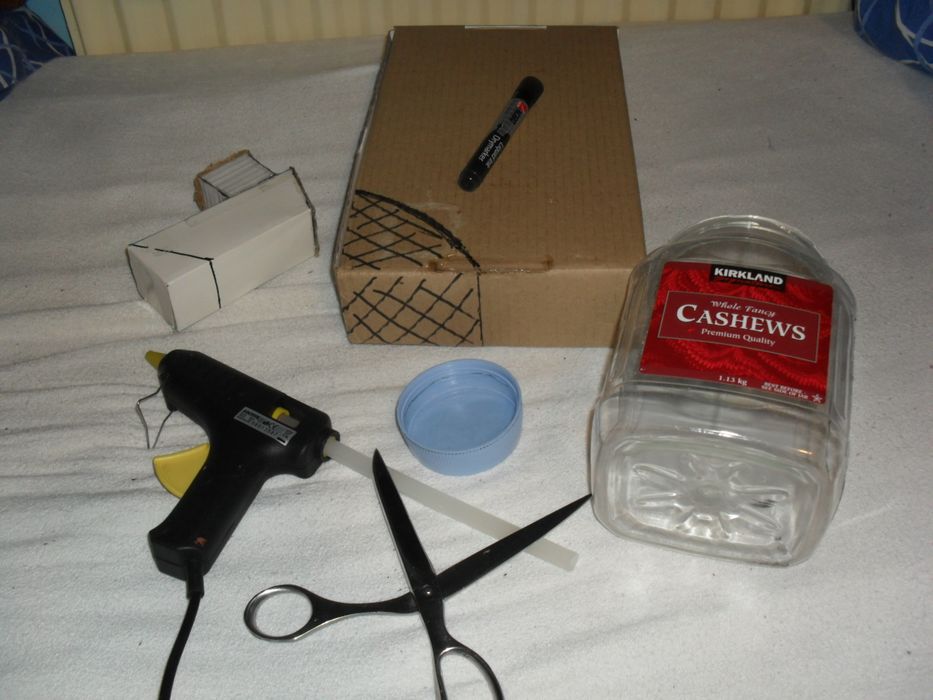 Cardboard Props: How to Make a Movie Camera : 14 Steps (with Pictures ...