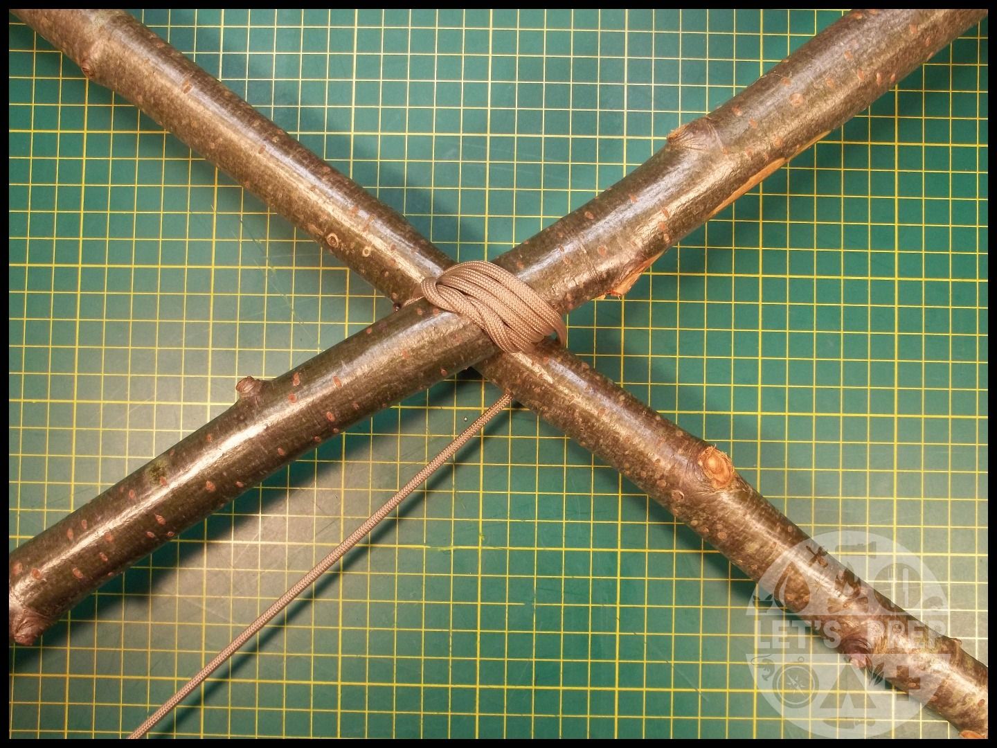 Quick Skills #5: How to Tie Lashings - Pt.2 Diagonal Lashing : 7 Steps ...