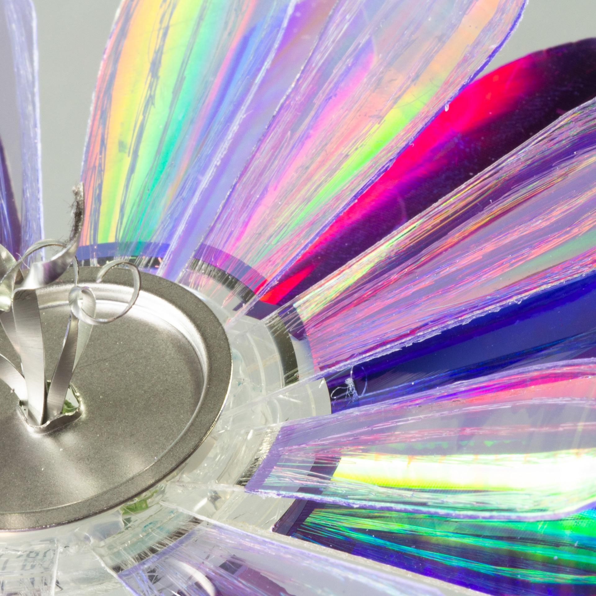 Recycled Flowers From DVDs, CDs, and Floppy Disks : 7 Steps (with ...