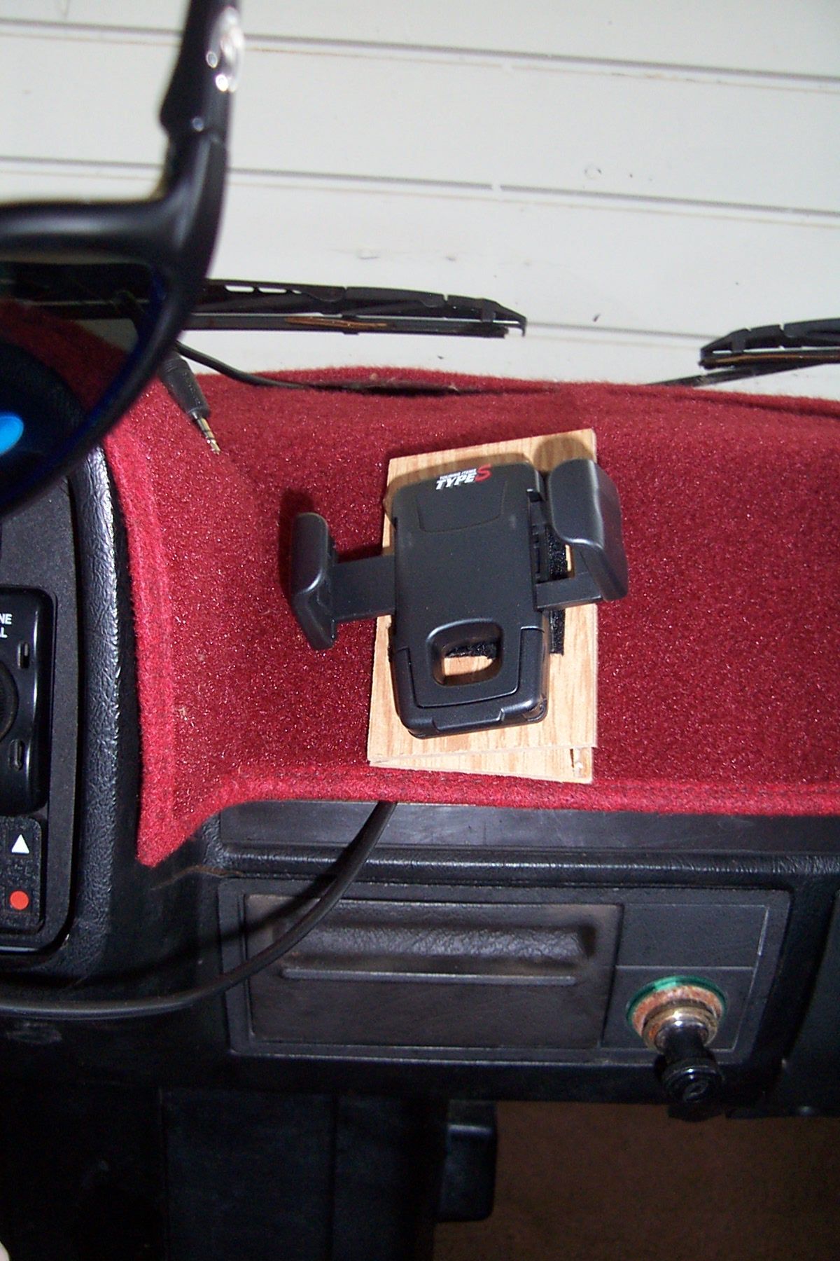 Simple MP3/ipod Car Holder - Instructables