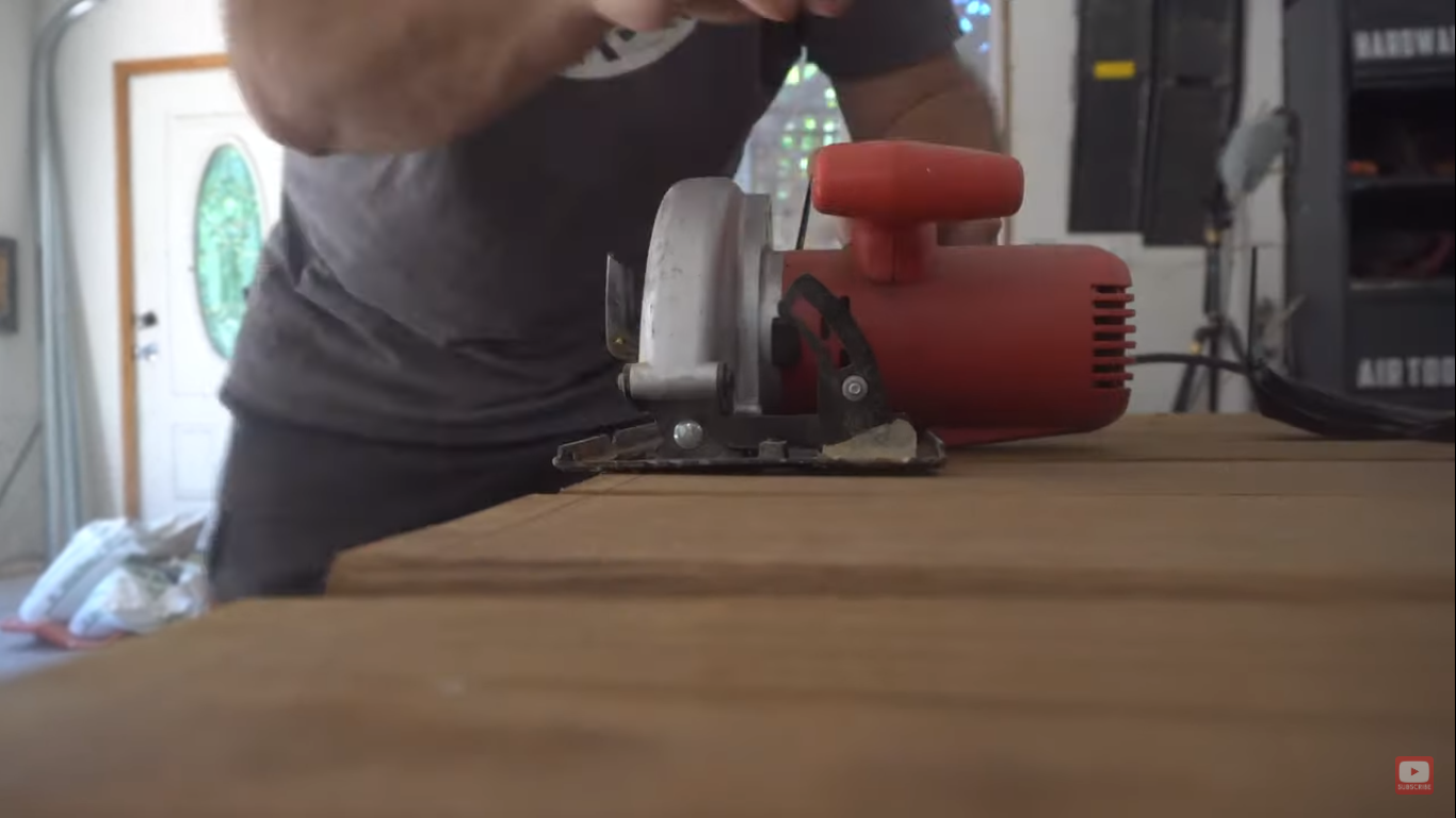How to Up-cycle a Broken Patio Table Into an Awesome Farm Style Wood ...