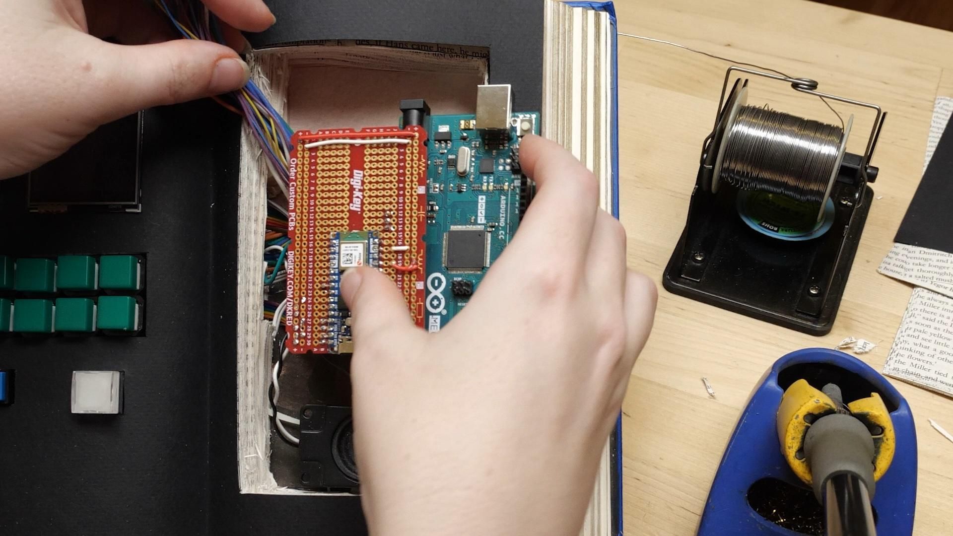 Penny's Computer Book (from Inspector Gadget) : 8 Steps (with Pictures) - Instructables