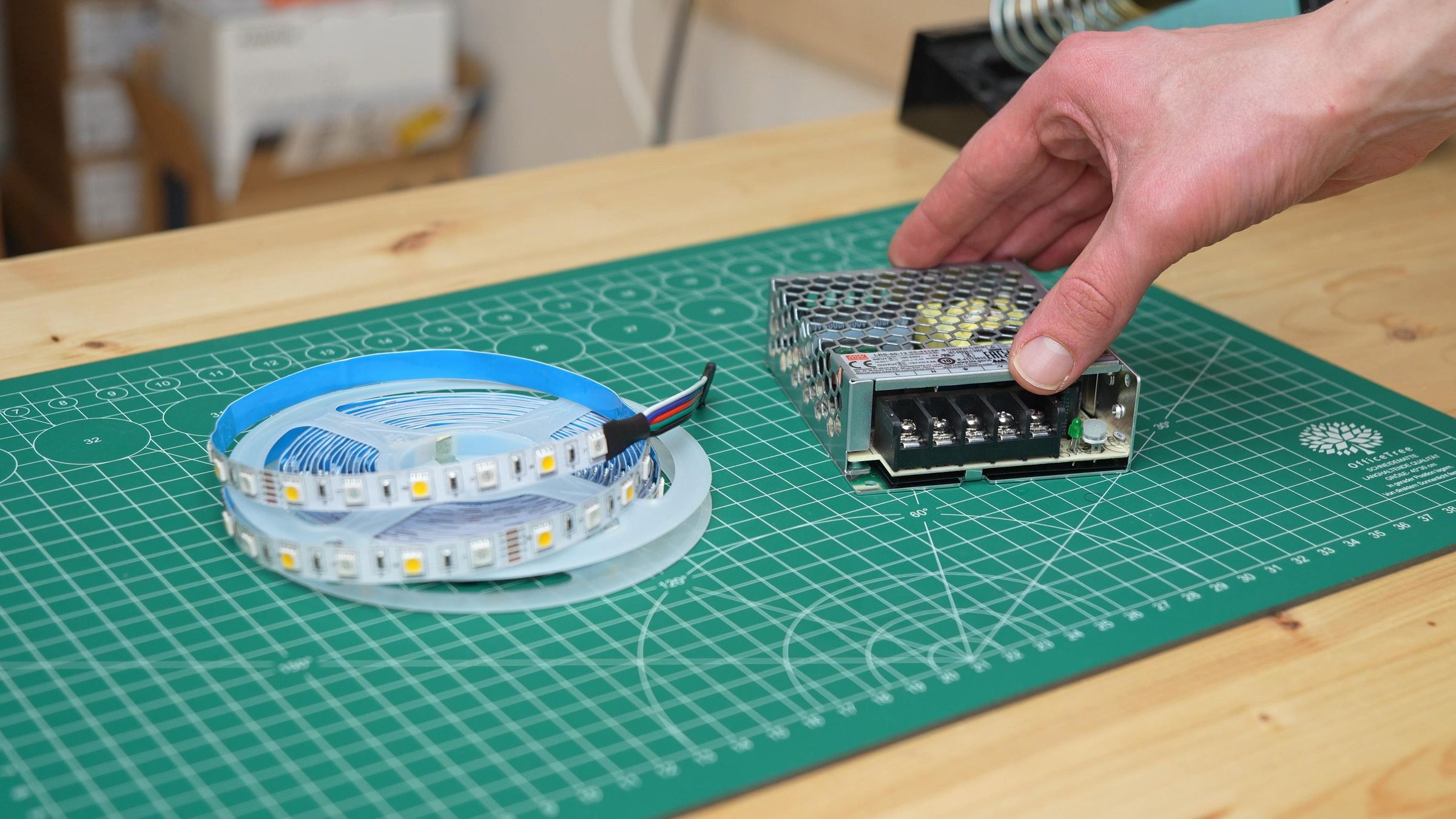 All-in-one RGBW LEDs Controller With Temperature and PIR Sensors! : 10 ...