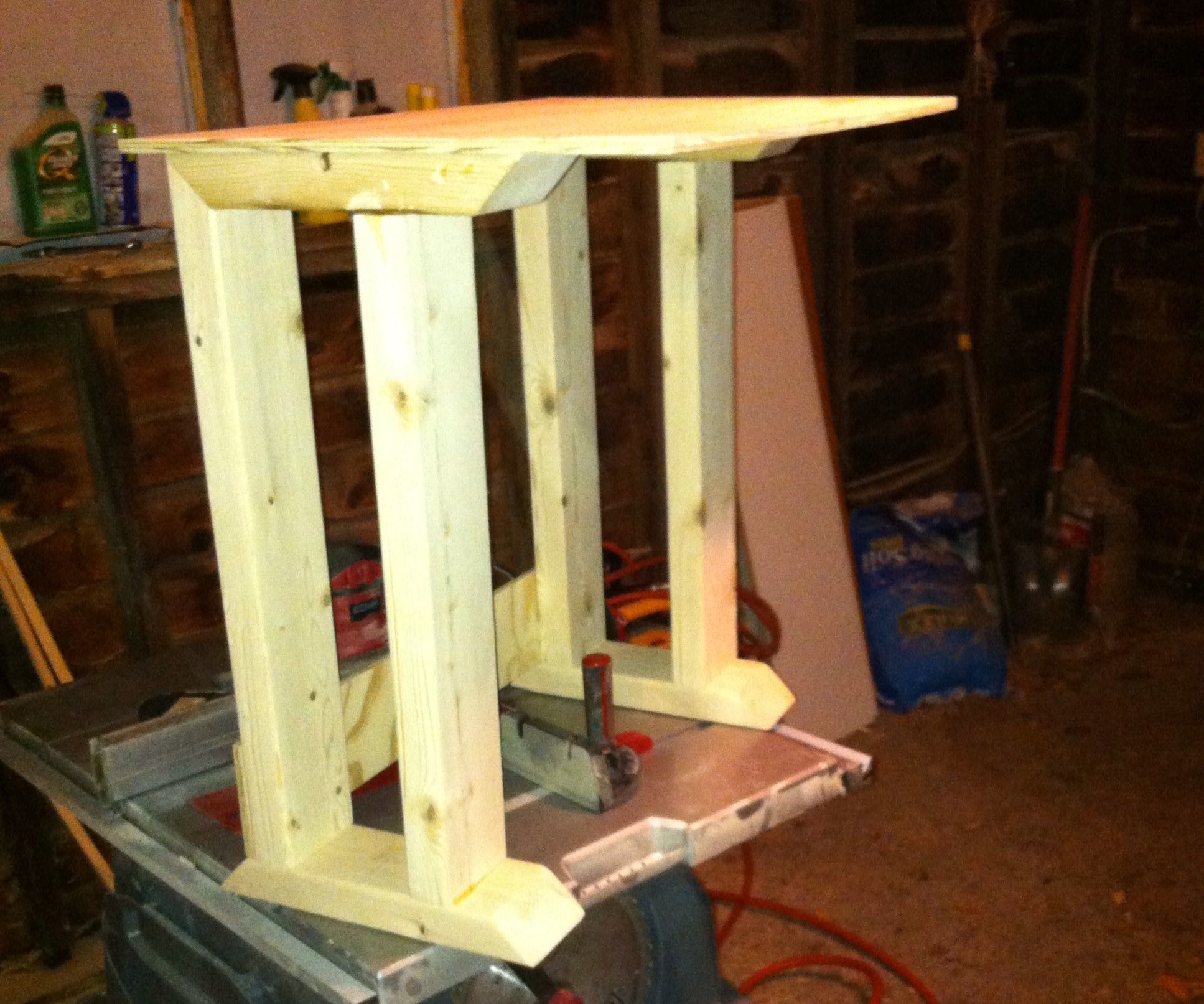 Simple Dorm Table : 8 Steps (with Pictures) - Instructables
