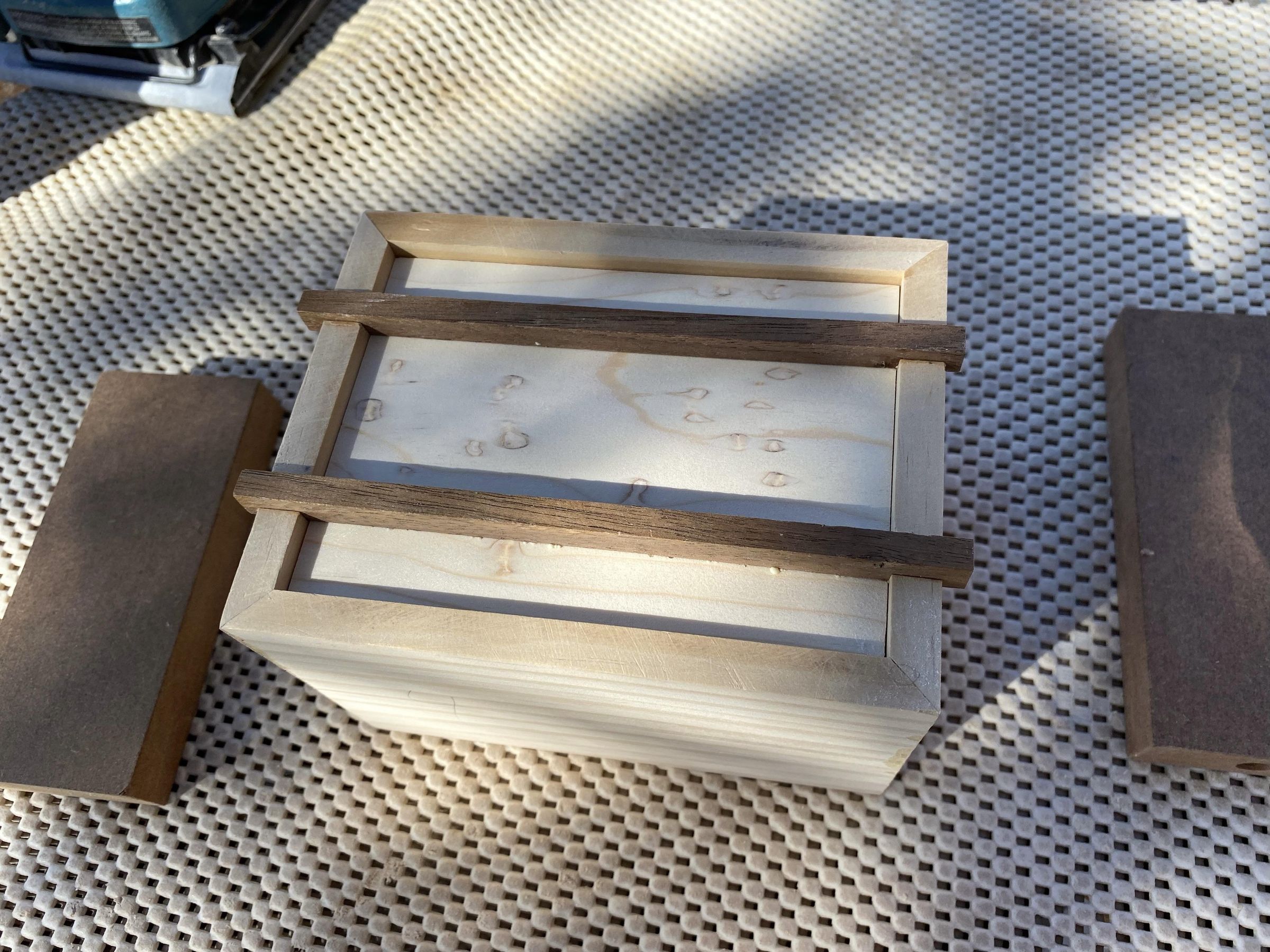 Suspended Box Lid : 7 Steps (with Pictures) - Instructables