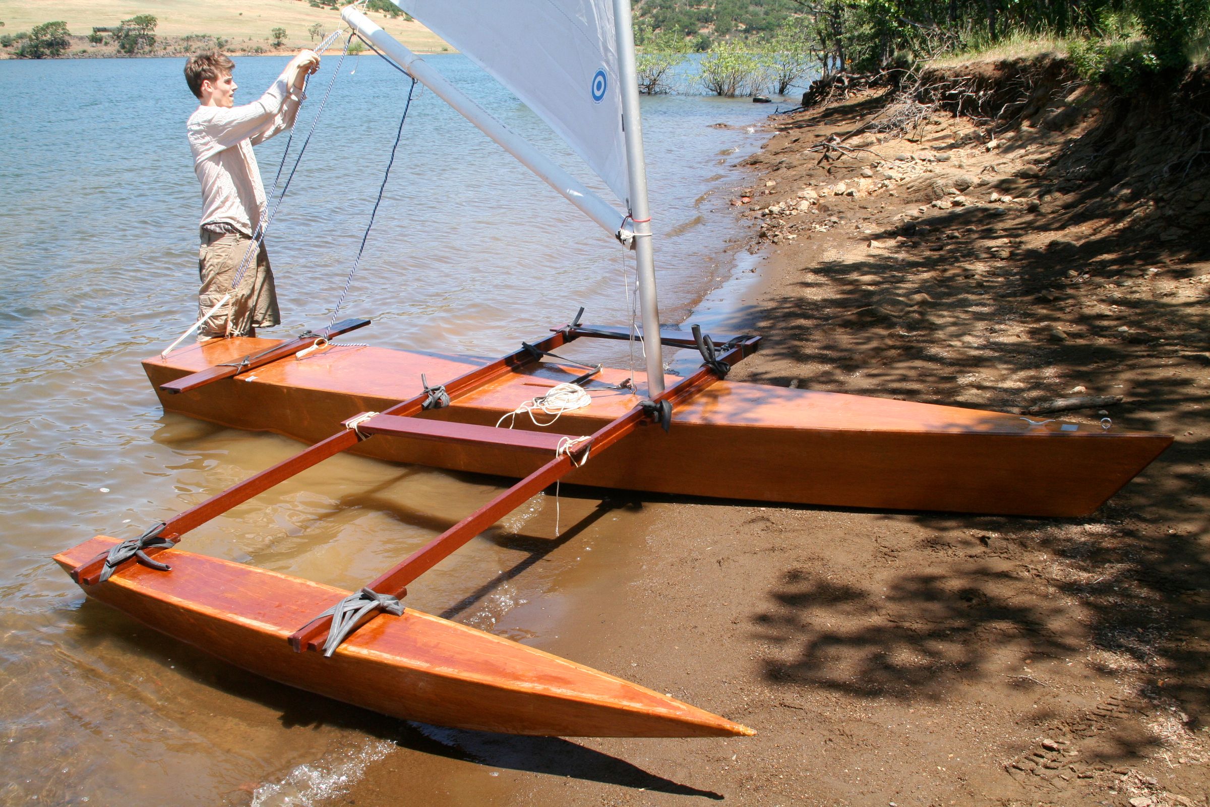 Outrigger Canoe With Freestanding Mast : 8 Steps - Instructables