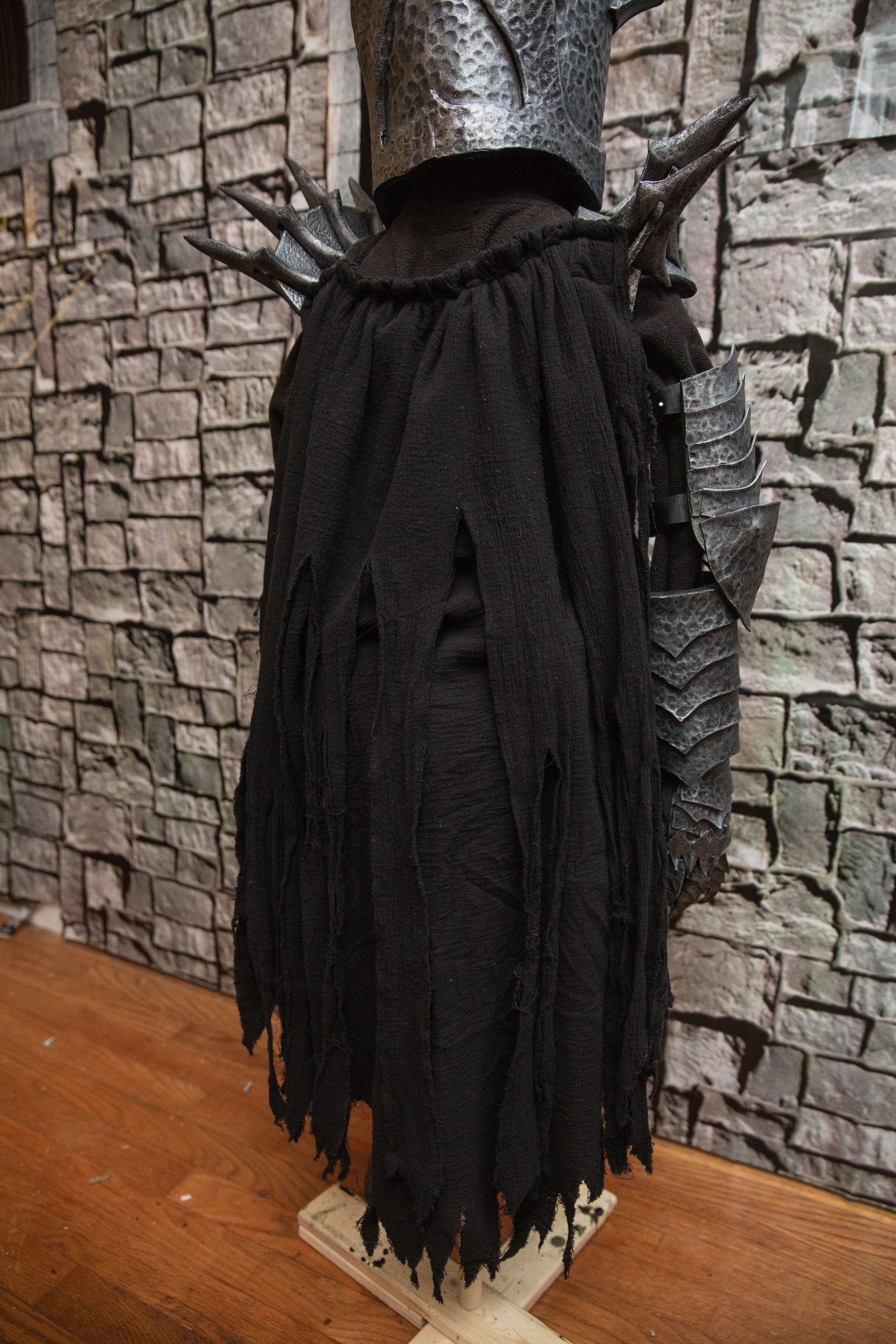 Epic Sauron Costume : 14 Steps (with Pictures) - Instructables