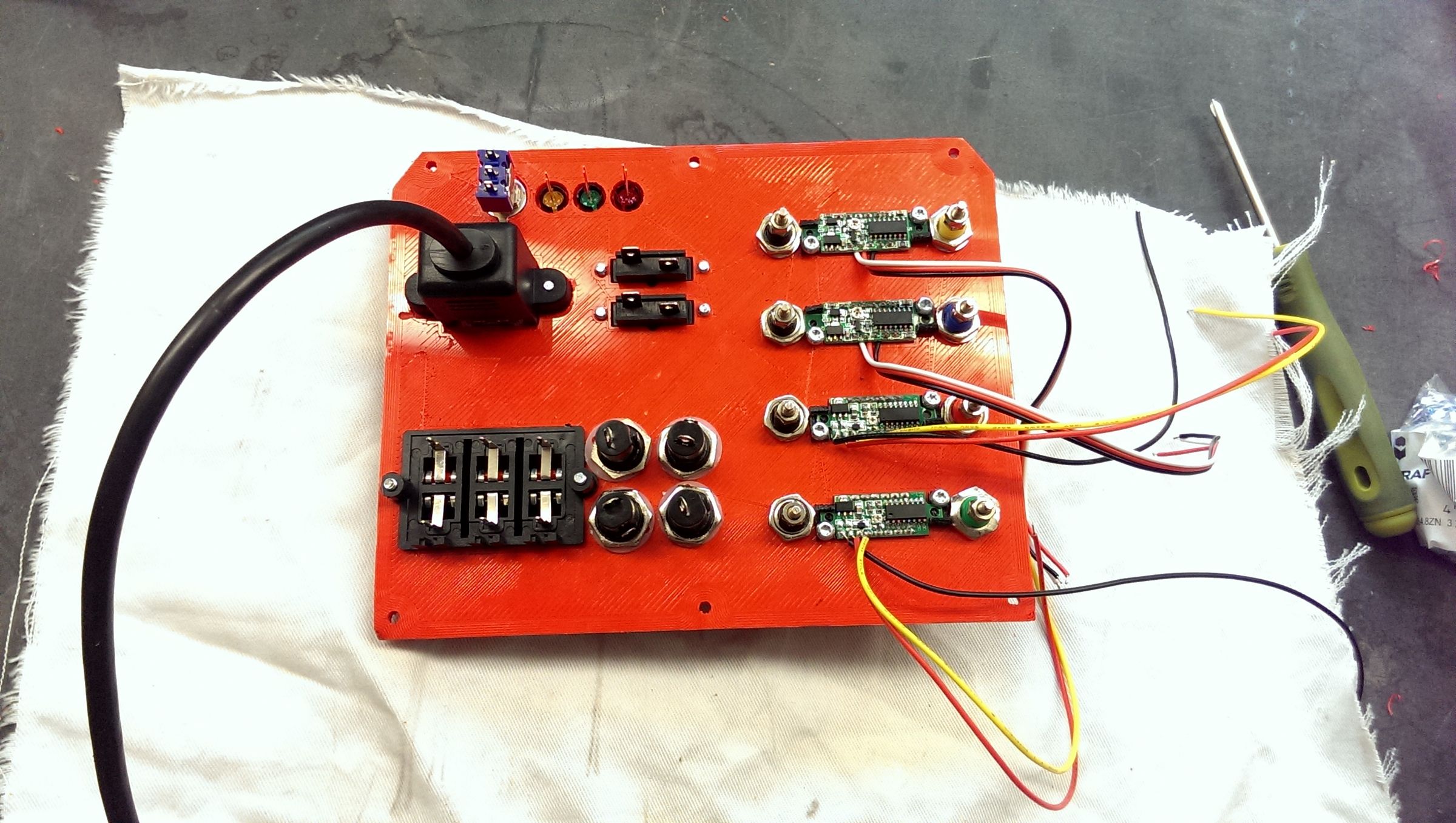 Lab ATX Powersupply : 10 Steps (with Pictures) - Instructables