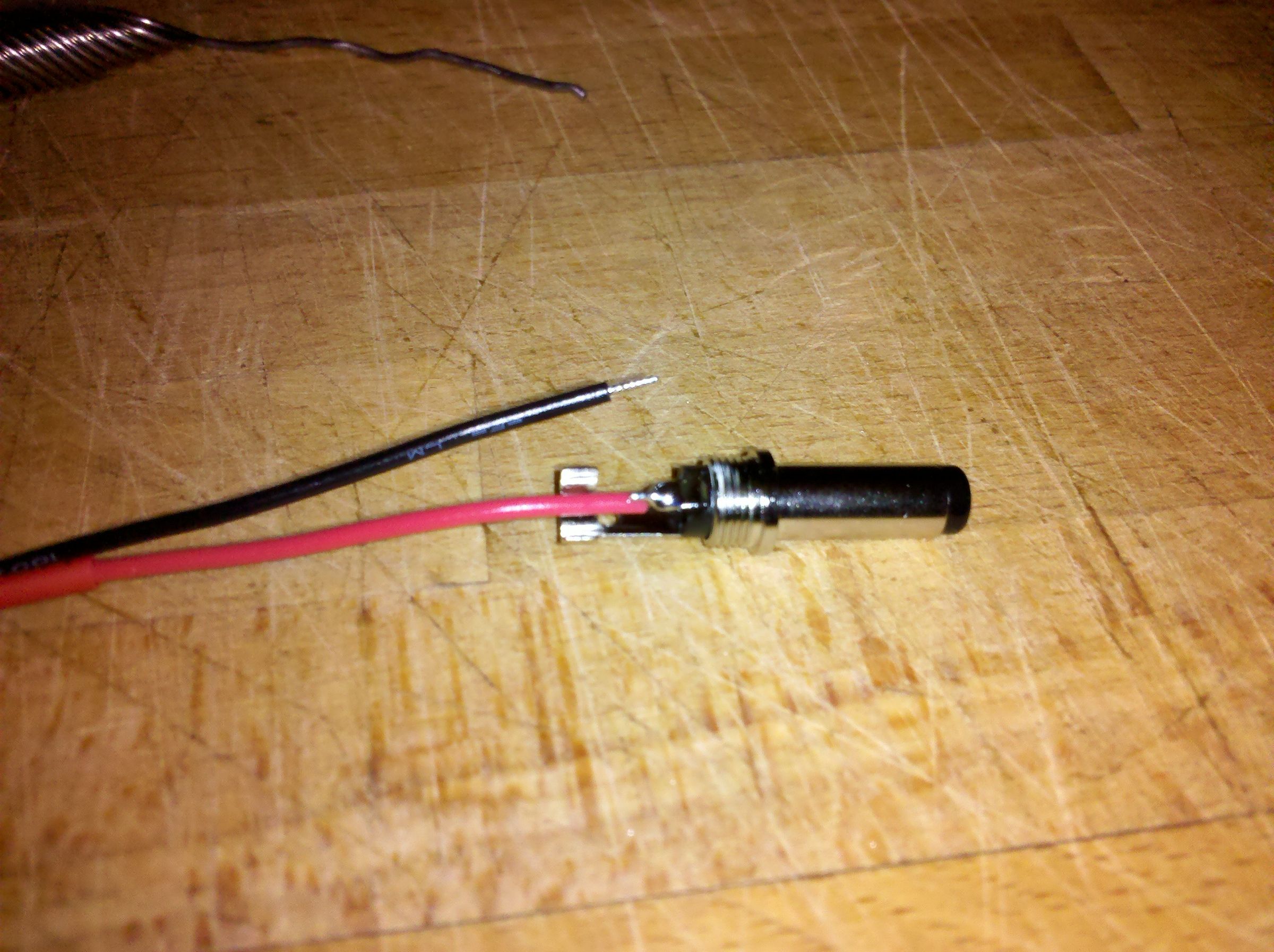 9 Volt Battery Adapter for Arduino : 4 Steps - Instructables