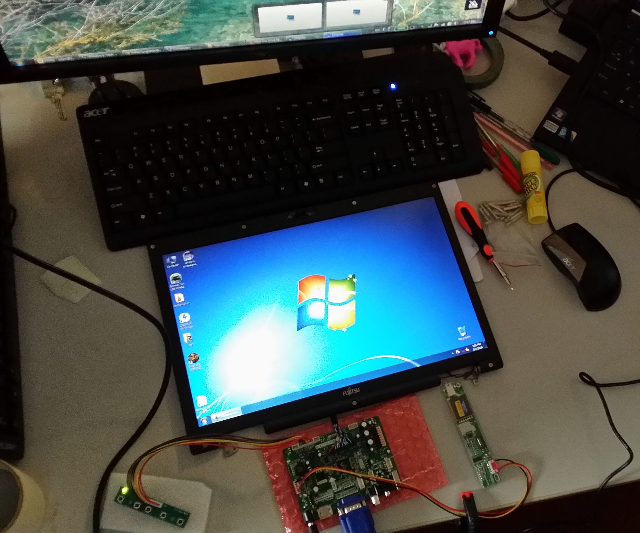 How to Re-purpose Dead Laptop's LCD : 4 Steps - Instructables