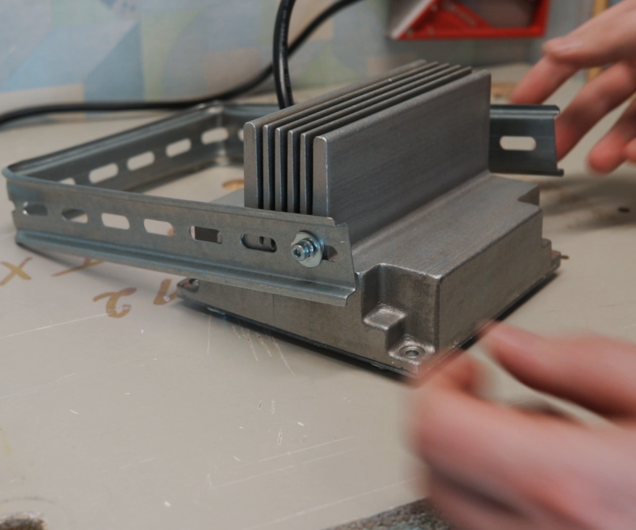 DIY FLOODLIGHT W/AC LEDs (+EFFICIENCY VS DC LEDs) : 21 Steps (with ...