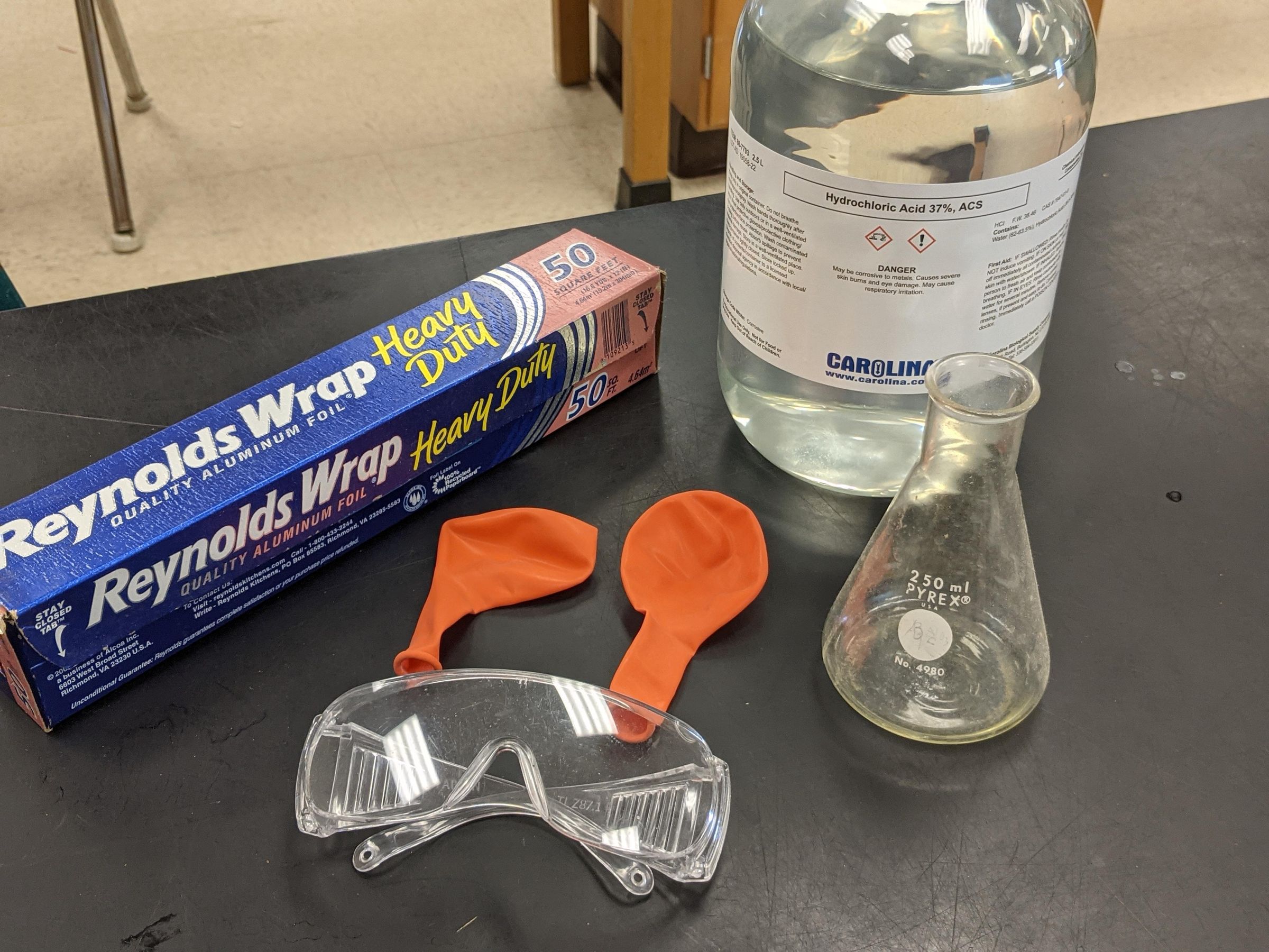 Foil + Hydrochloric Acid = Awesome Chemistry Experiment : 3 Steps (with ...