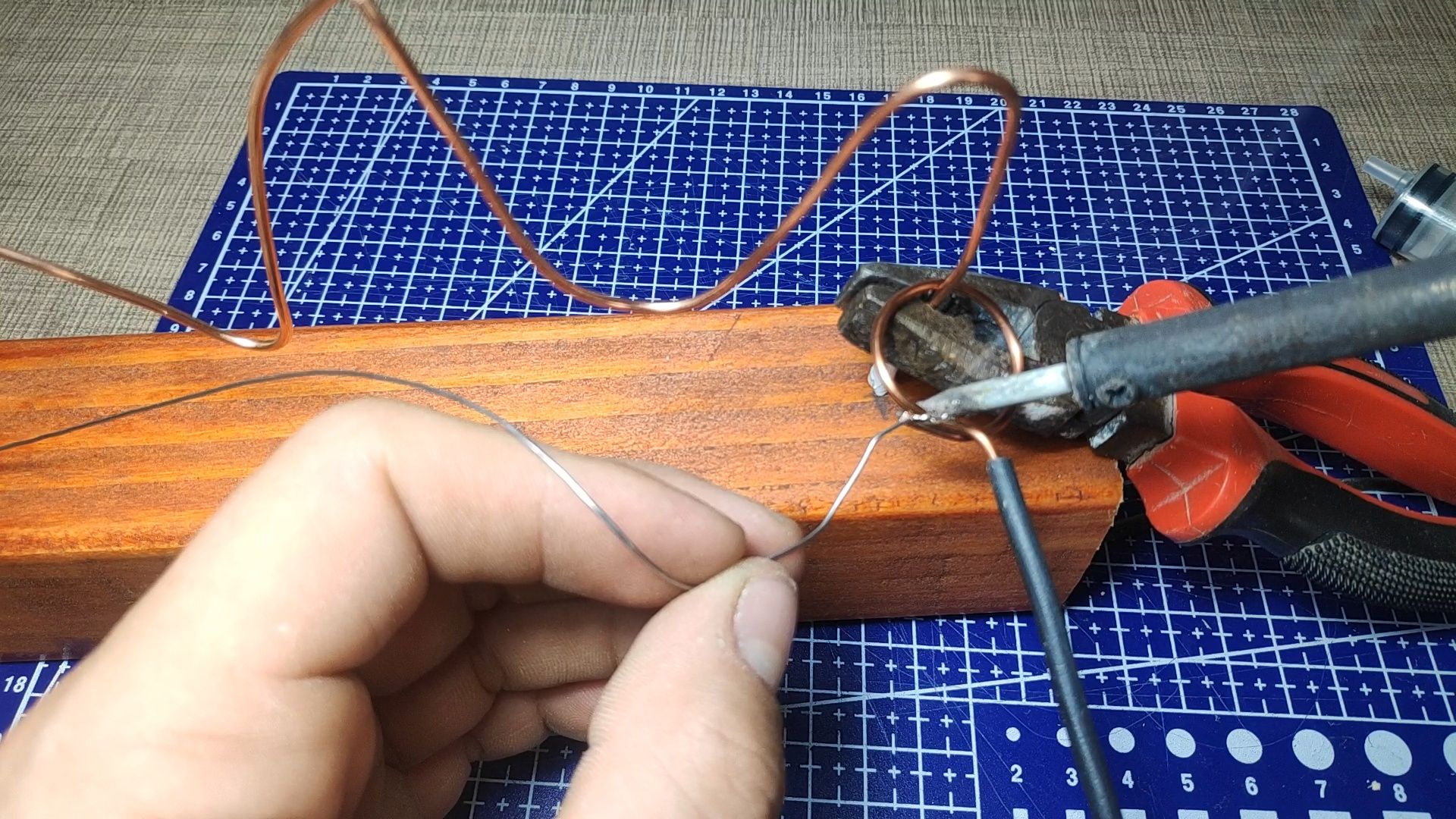Wire Loop Buzzer Game : 5 Steps (with Pictures) - Instructables