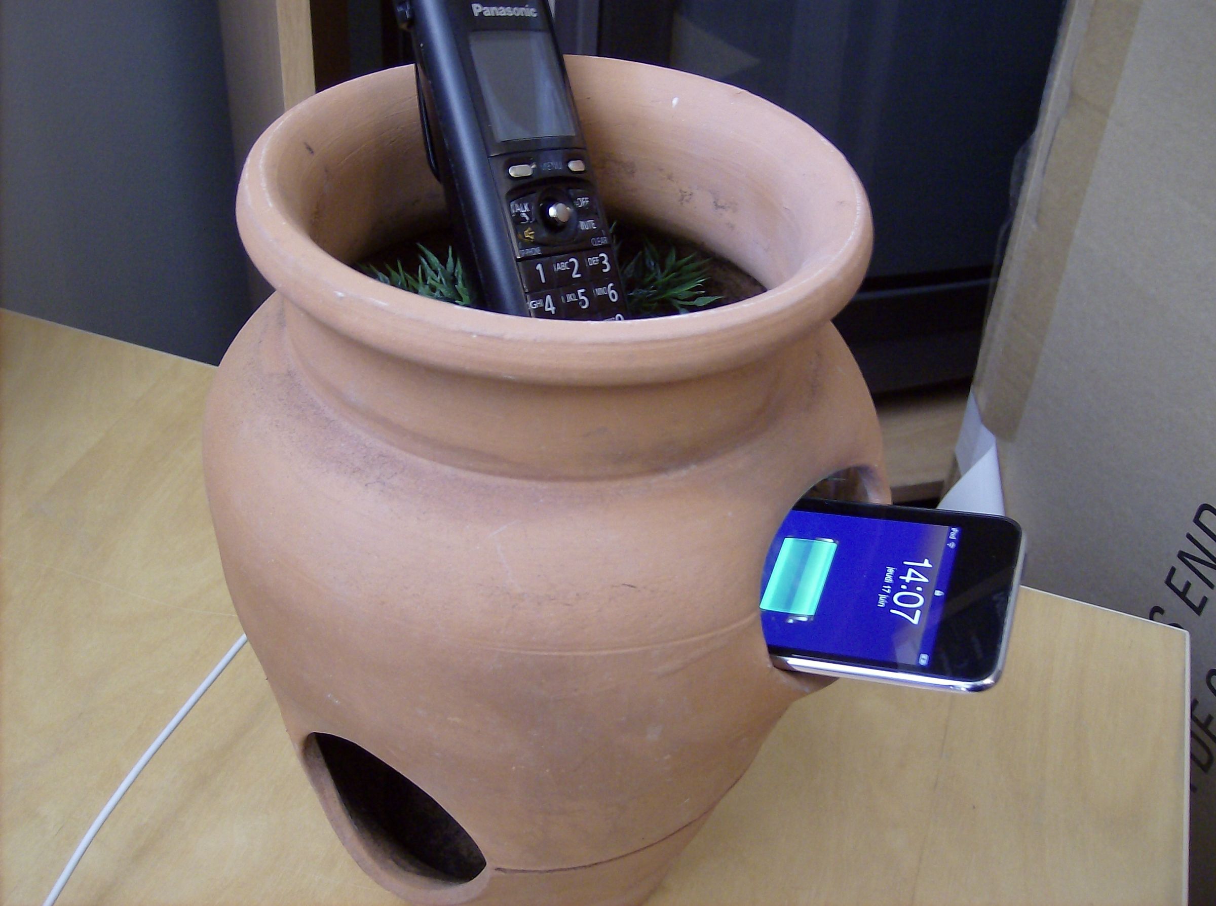 USB Grass Charging Station : 5 Steps (with Pictures) - Instructables