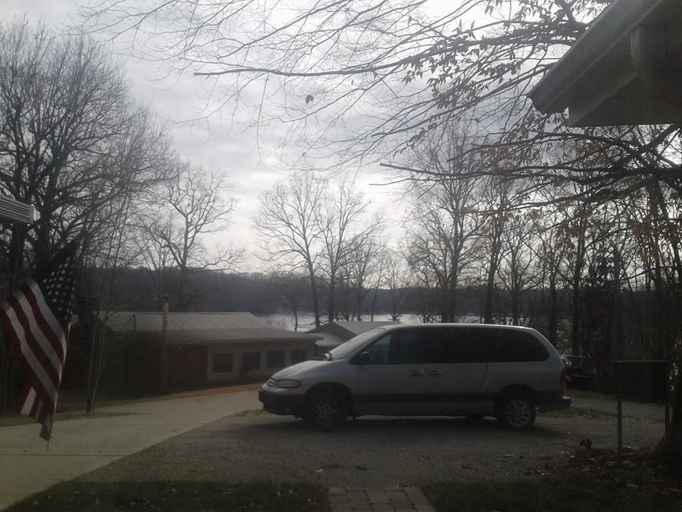 Van Turned Dorm Room, Complete With Bed and Desk : 10 Steps (with ...