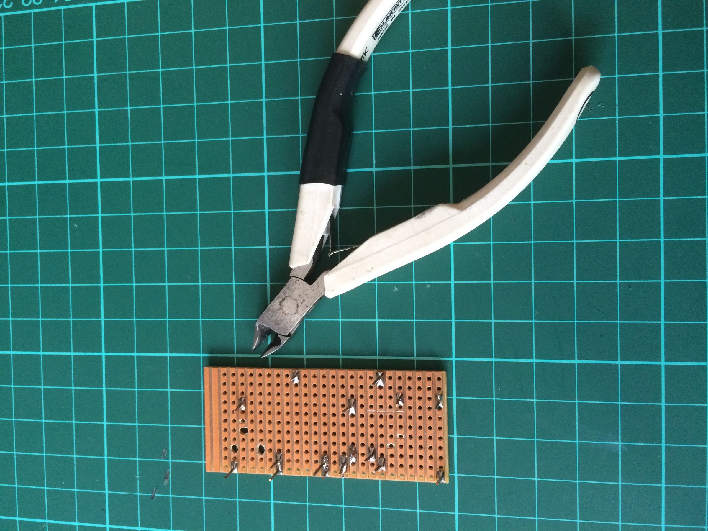 Practical Circuit Construction With Strip Board : 14 Steps (with ...