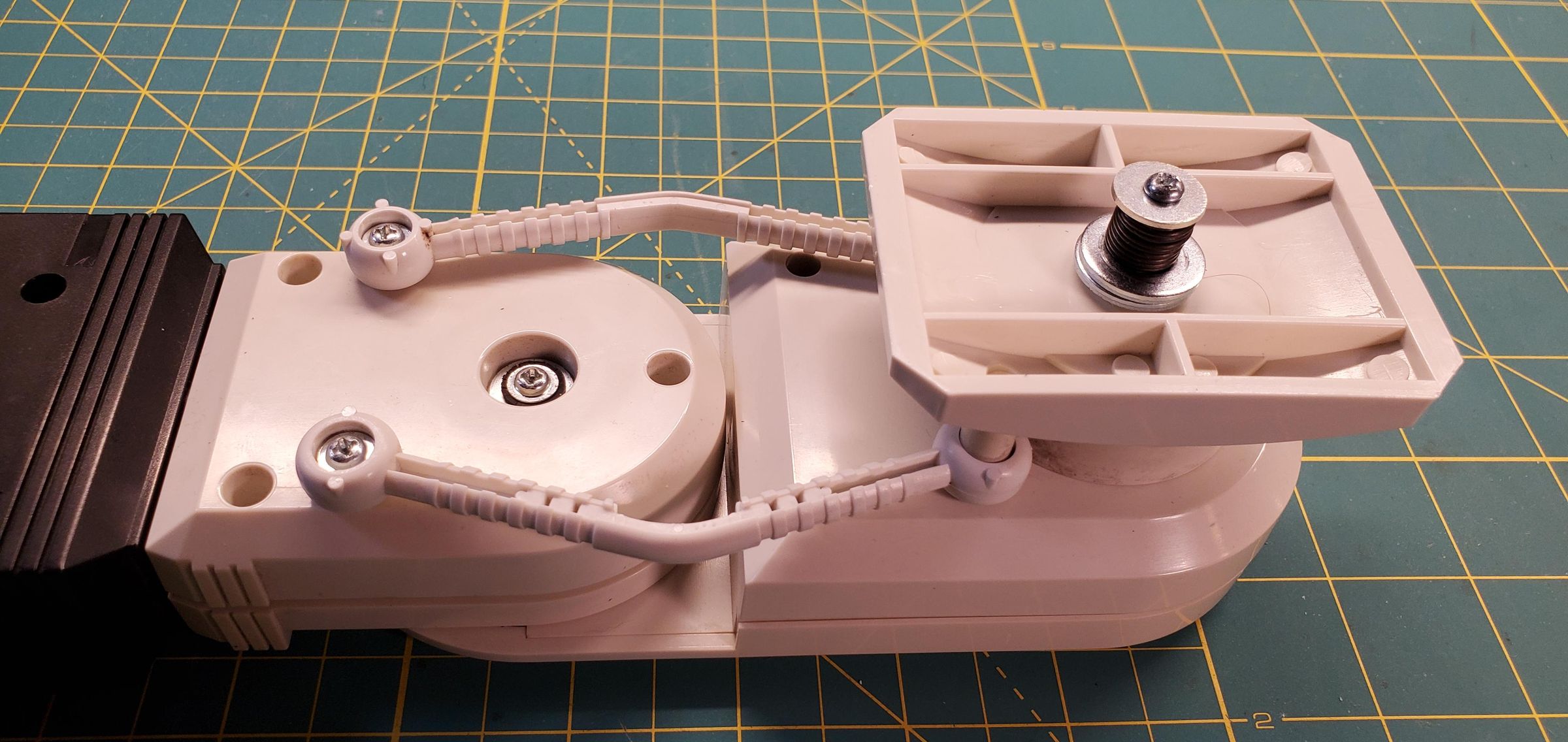 Omnibot Shoulder Servo Modification : 7 Steps (with Pictures) - Instructables