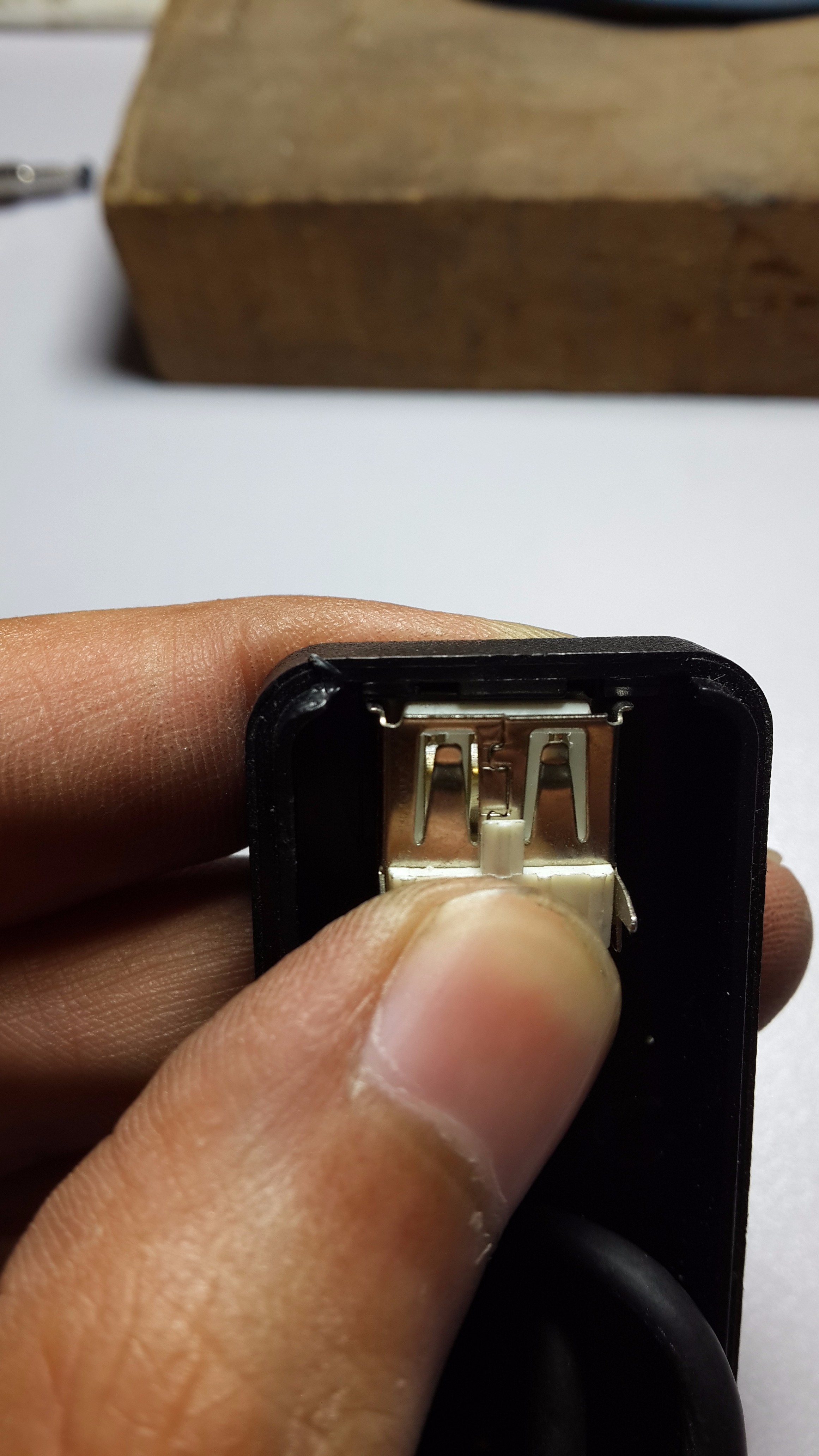 How to Convert Your Old Adapter Into Usb Charger : 9 Steps - Instructables