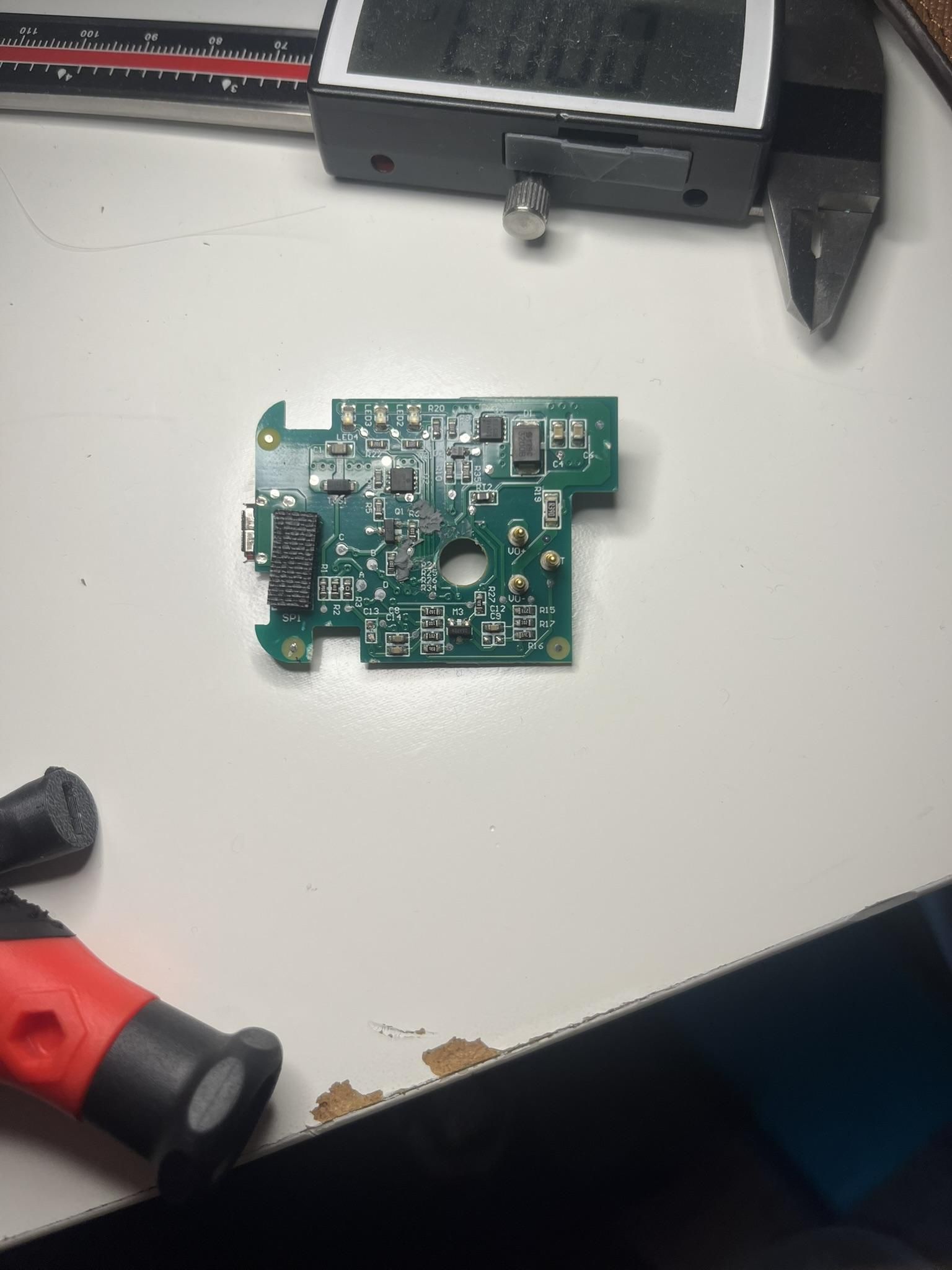 [Teardown] Sram AXS Battery Charger With Replacement Case : 3 Steps ...