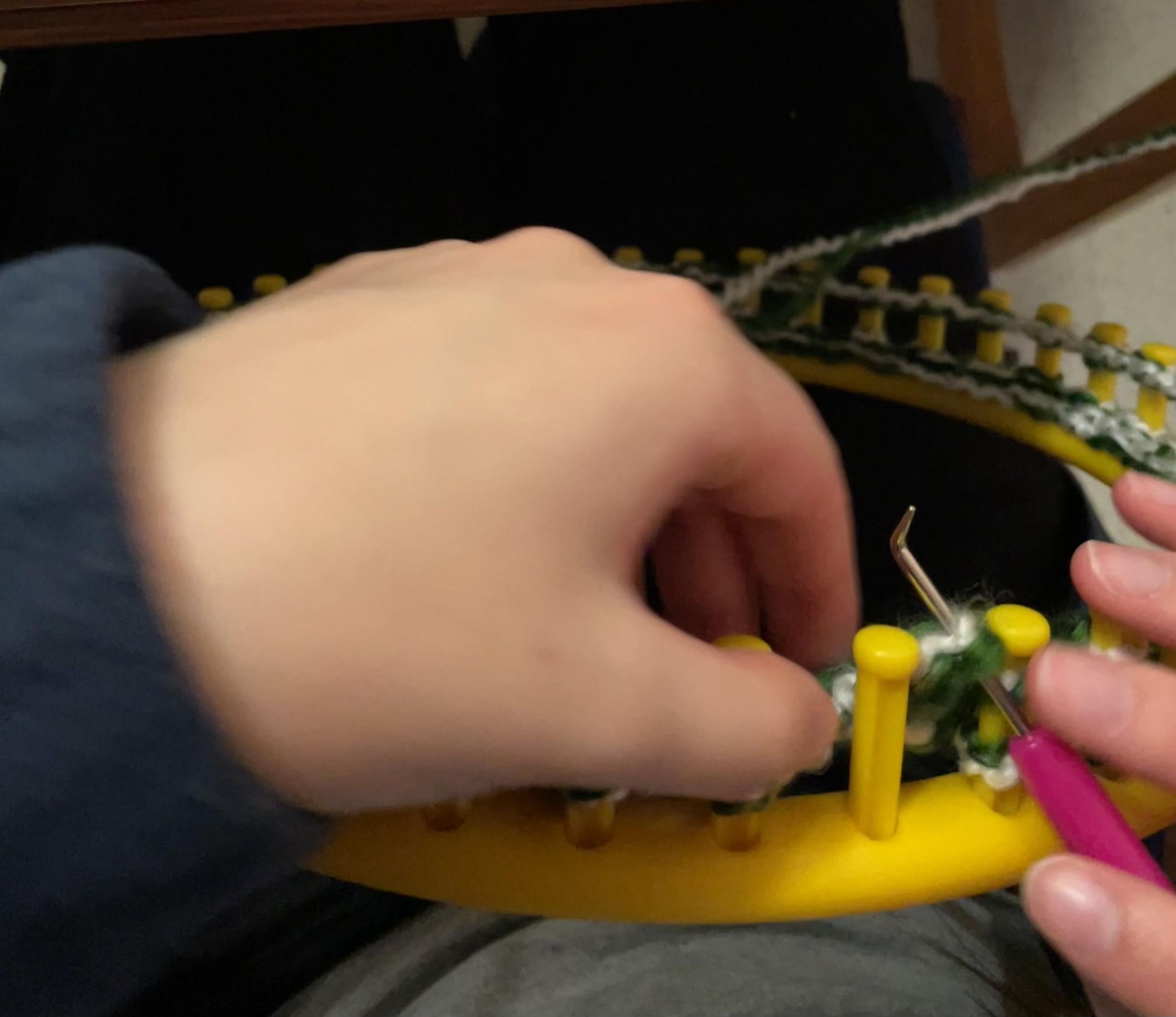 How to Make a Hat Using a Knitting Loom : 13 Steps - Instructables