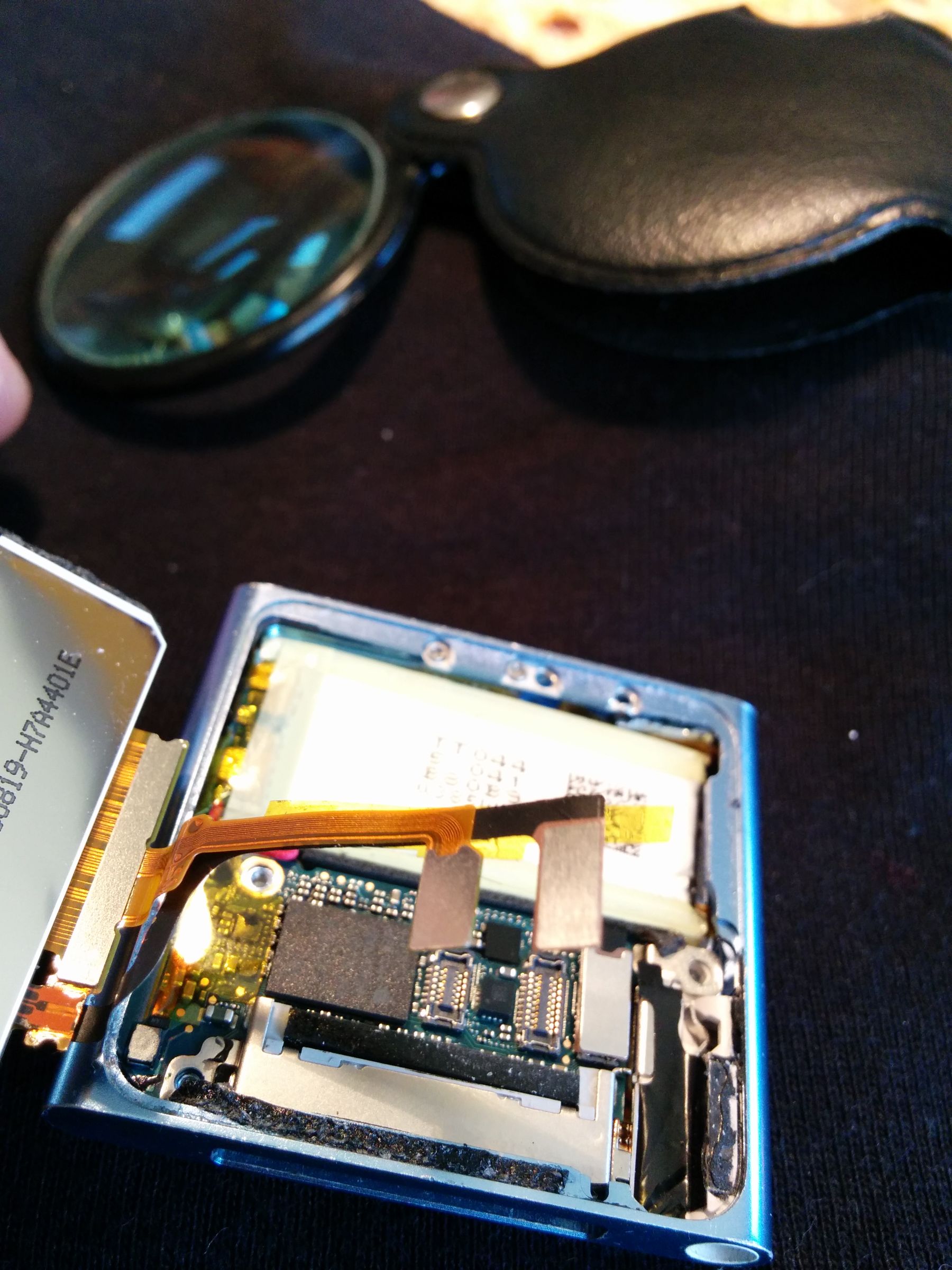 Ipod Nano 6th Gen Headphone, Power and Volume Assembly Repair : 8 Steps ...