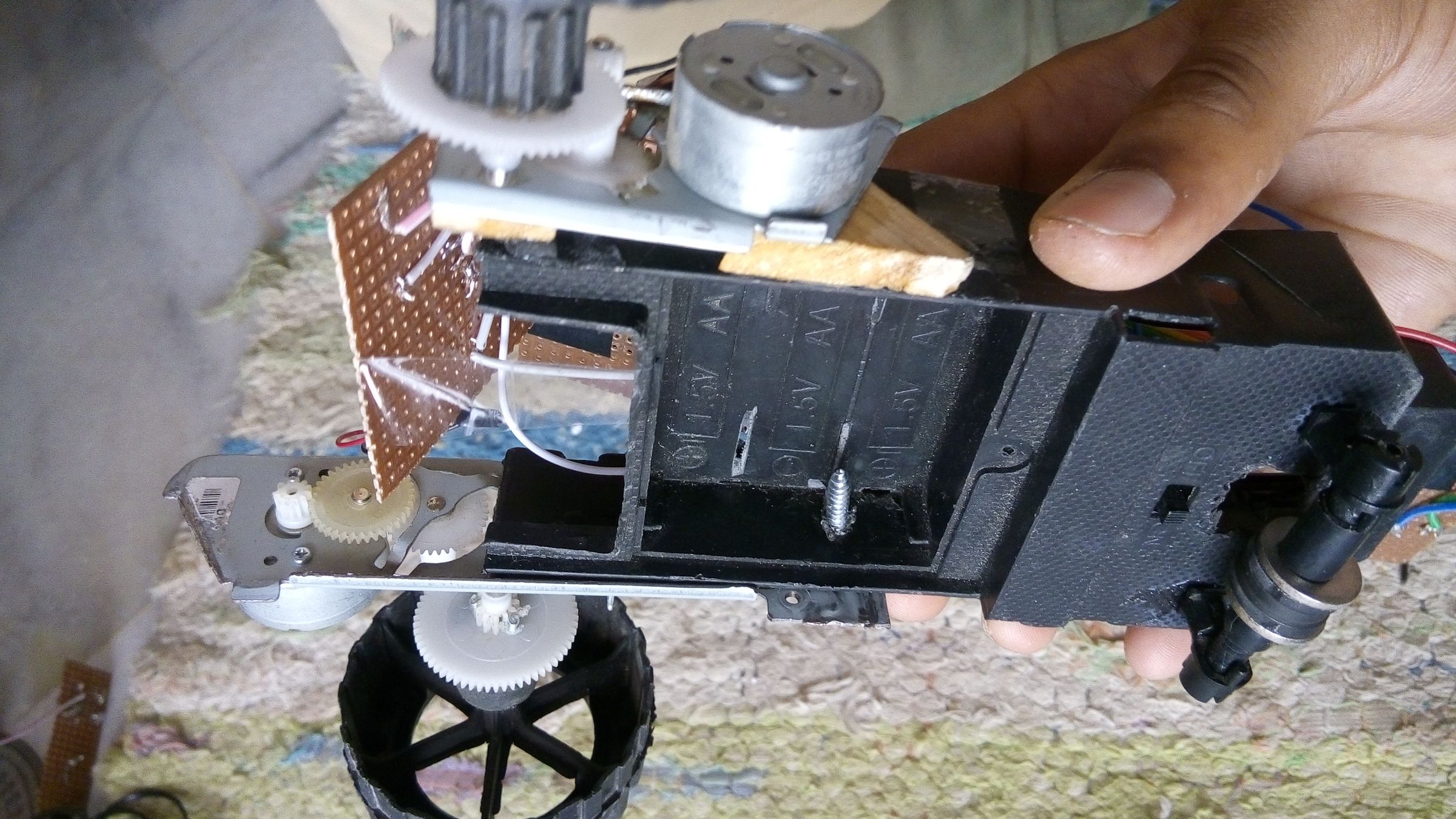 Light Seeking Robot : 4 Steps - Instructables